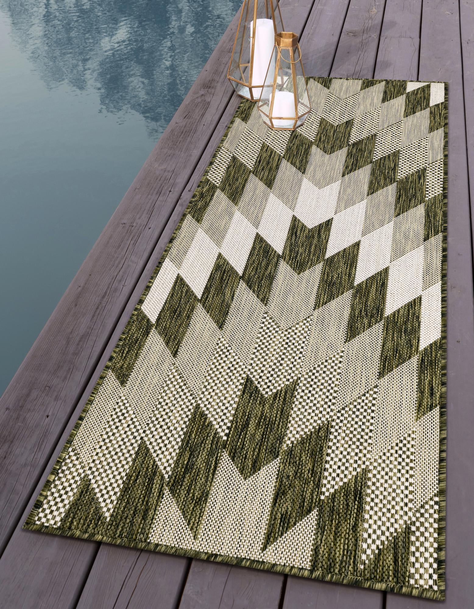 Green 2' x 8' Modern Indoor / Outdoor Runner Rug | Rugs.com