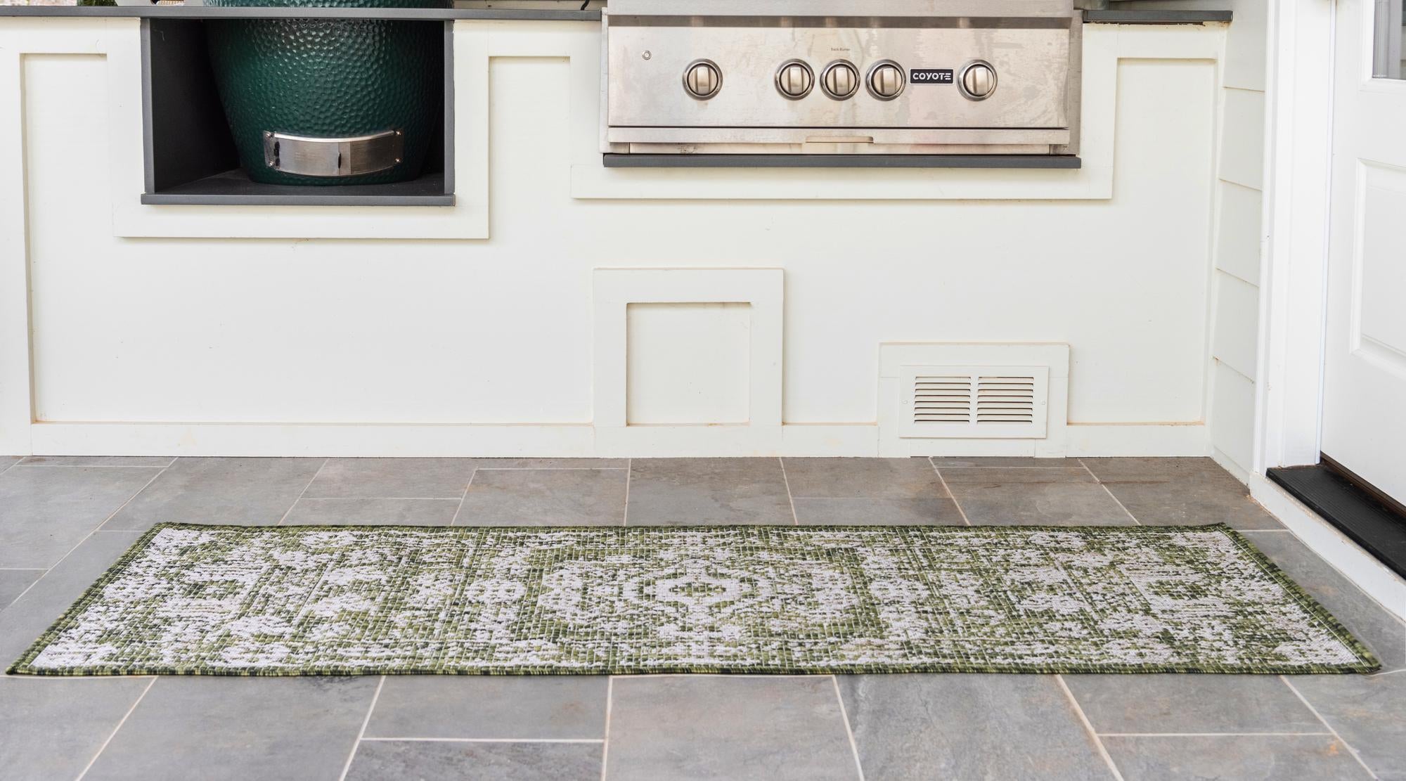 Green 2' 2 x 6' Traditional Indoor / Outdoor Runner Rug | Rugs.com