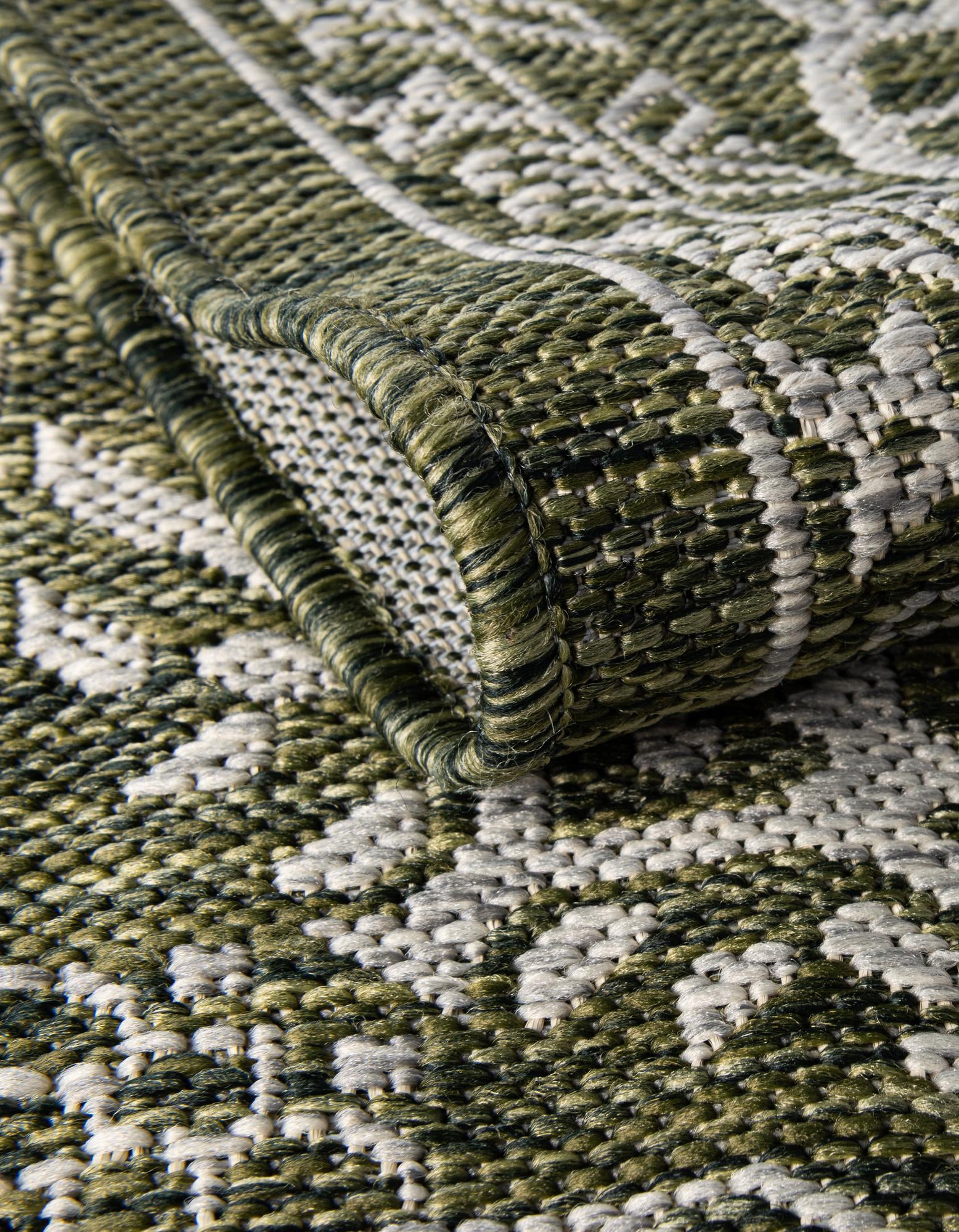 Green 2' x 6' Traditional Indoor / Outdoor Runner Rug | Rugs.com