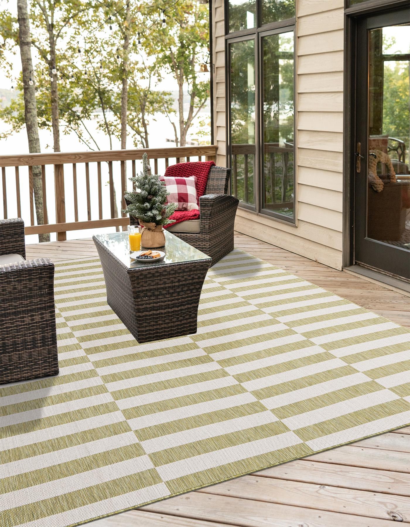 Green 6' x 6' Ribbon Indoor / Outdoor Square Rug | Rugs.com