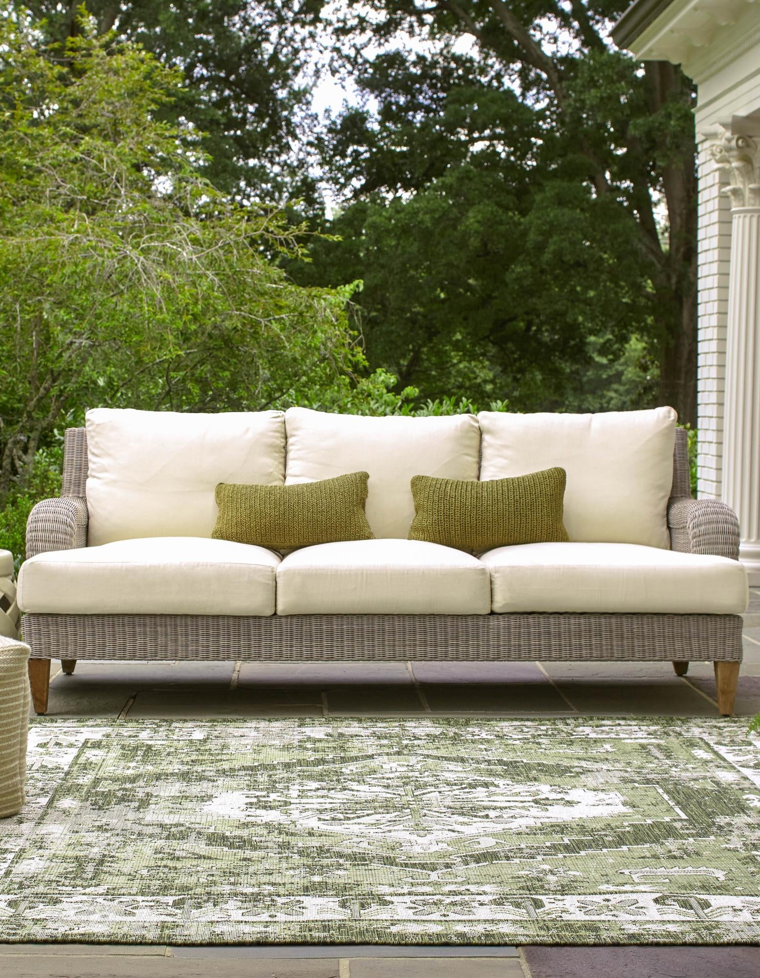 Green 13' x 13' Traditional Indoor / Outdoor Square Rug | Rugs.com