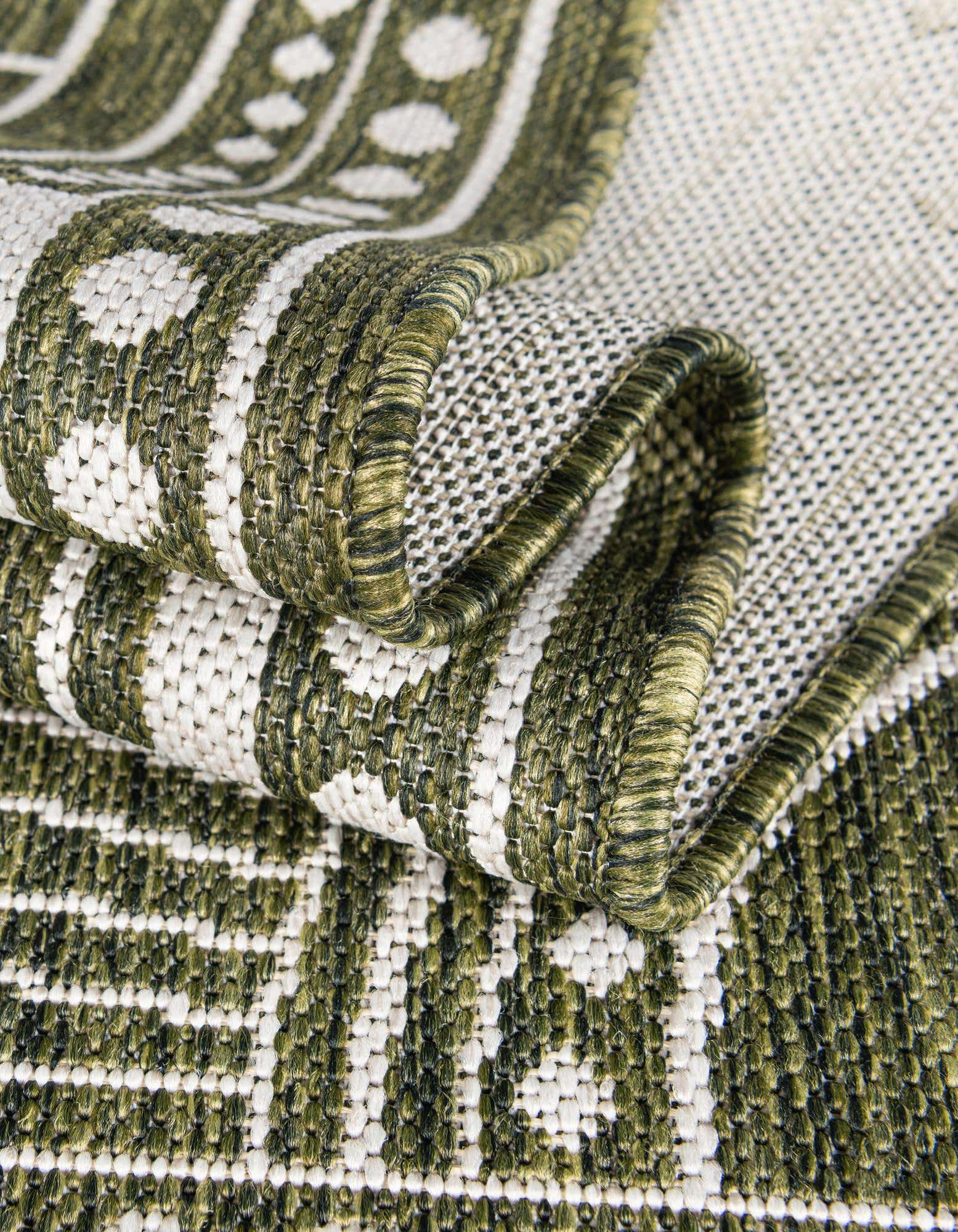 Green 10' x 10' Washable Traditional Indoor / Outdoor Square Rug | Rugs.com