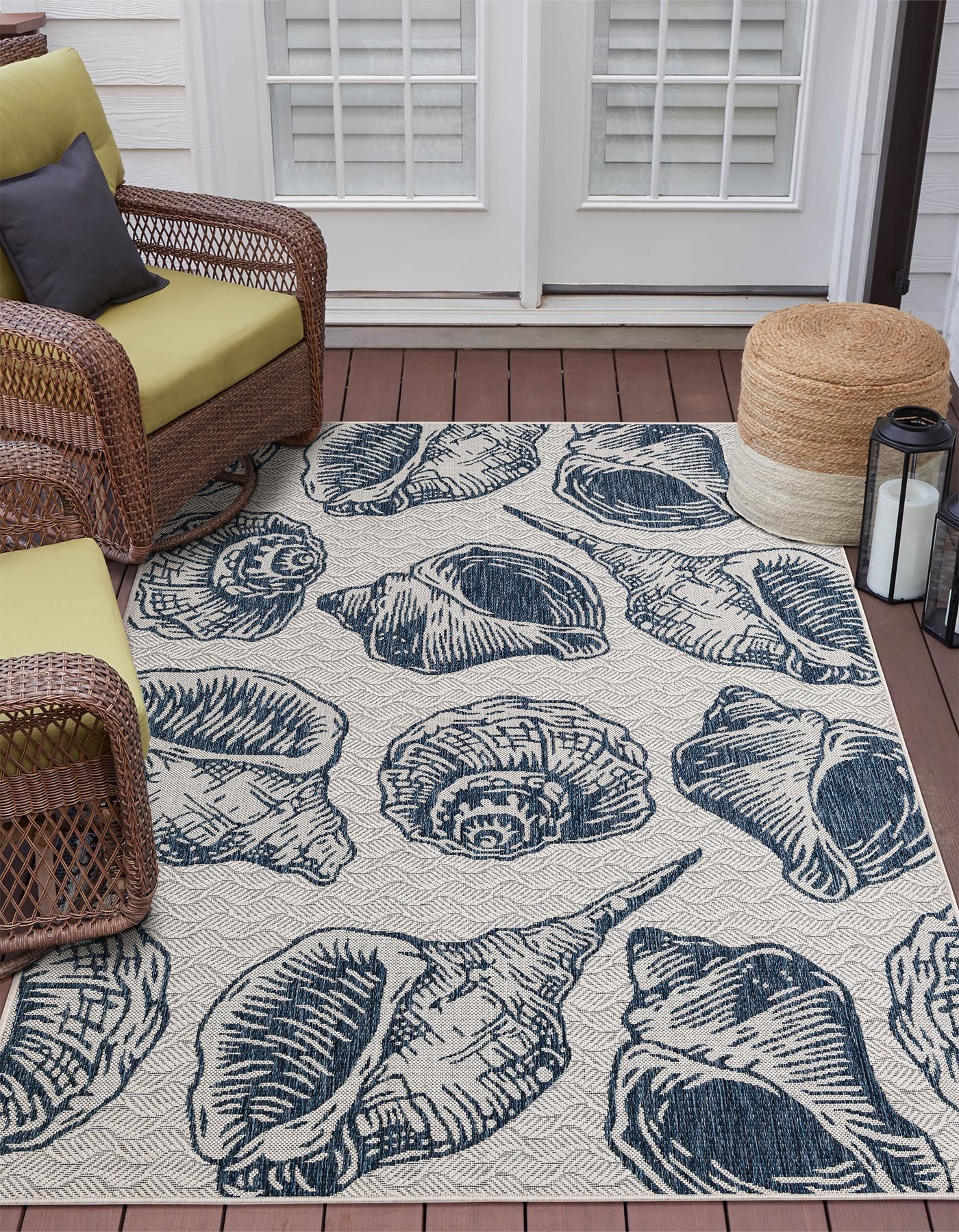 Ivory and Navy Blue 6' x 9' Coastal Indoor / Outdoor Rug | Rugs.com