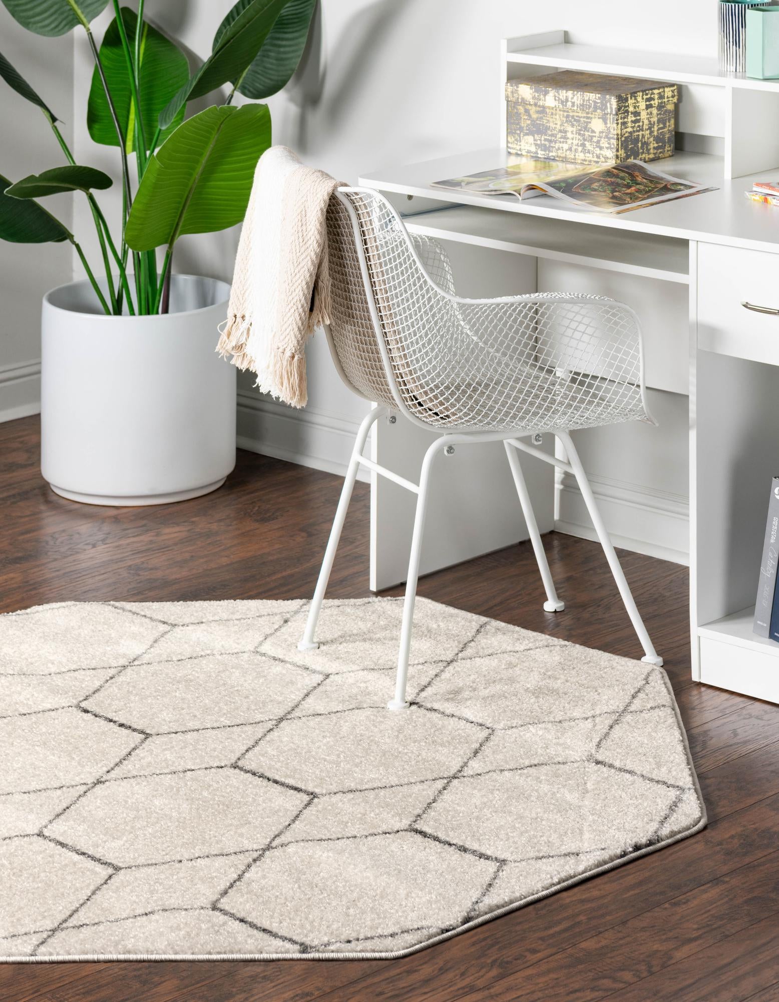 Ivory 5' x 5' Lattice Frieze Octagon Rug | Rugs.com
