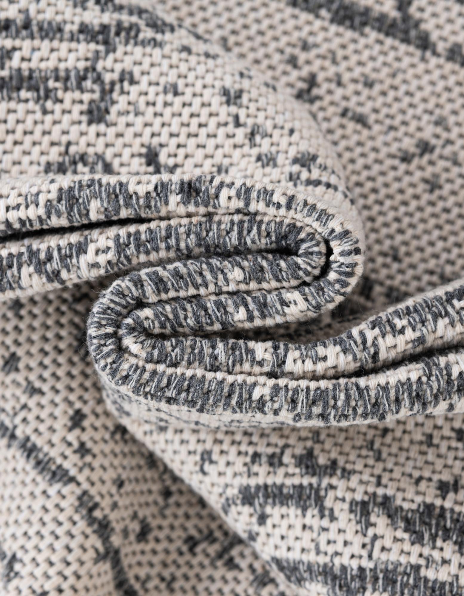 Ivory 2' 2 x 3' Georgia Rug | Rugs.com