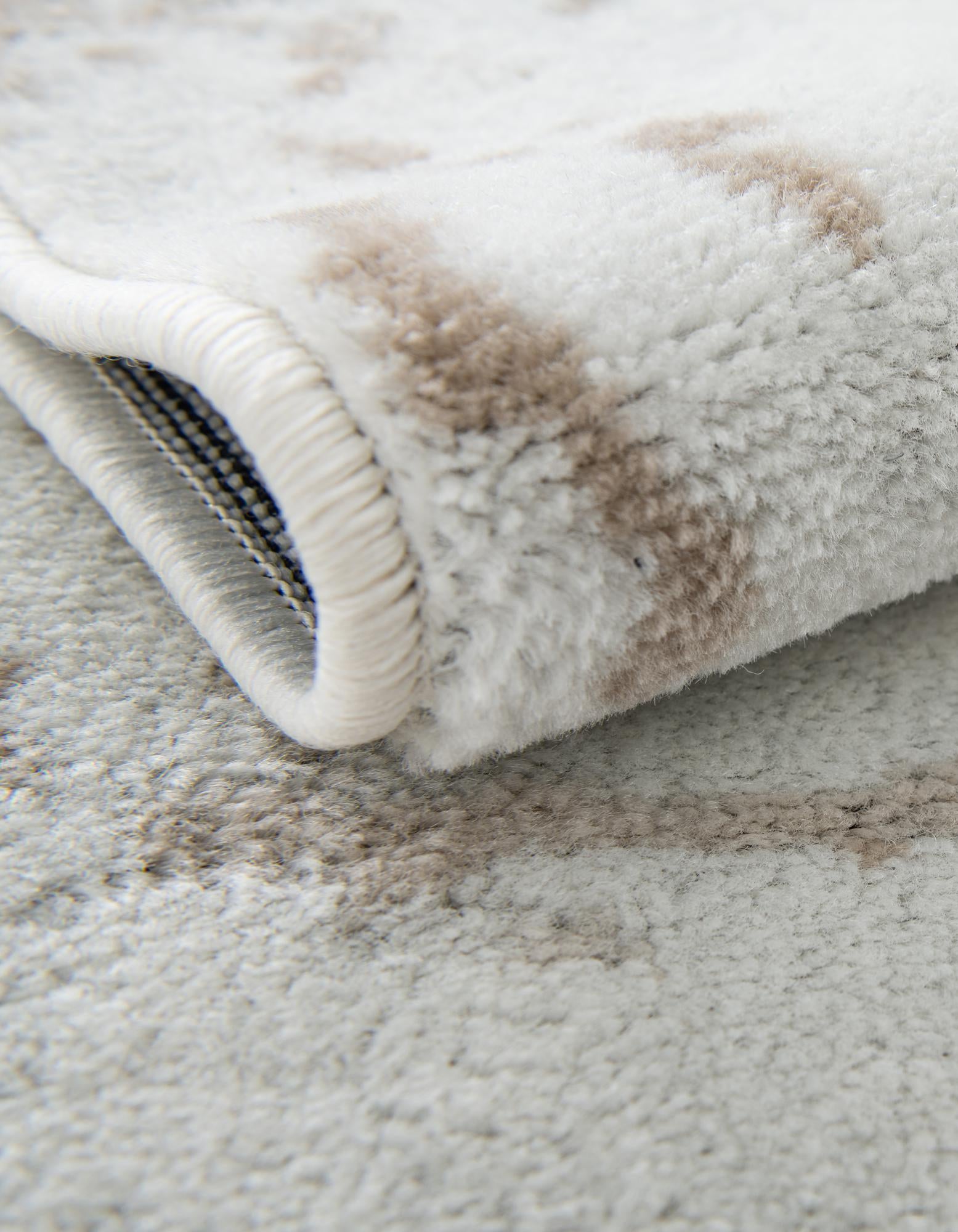 Ivory 5' 3 x 8' Laguna Rug | Rugs.com