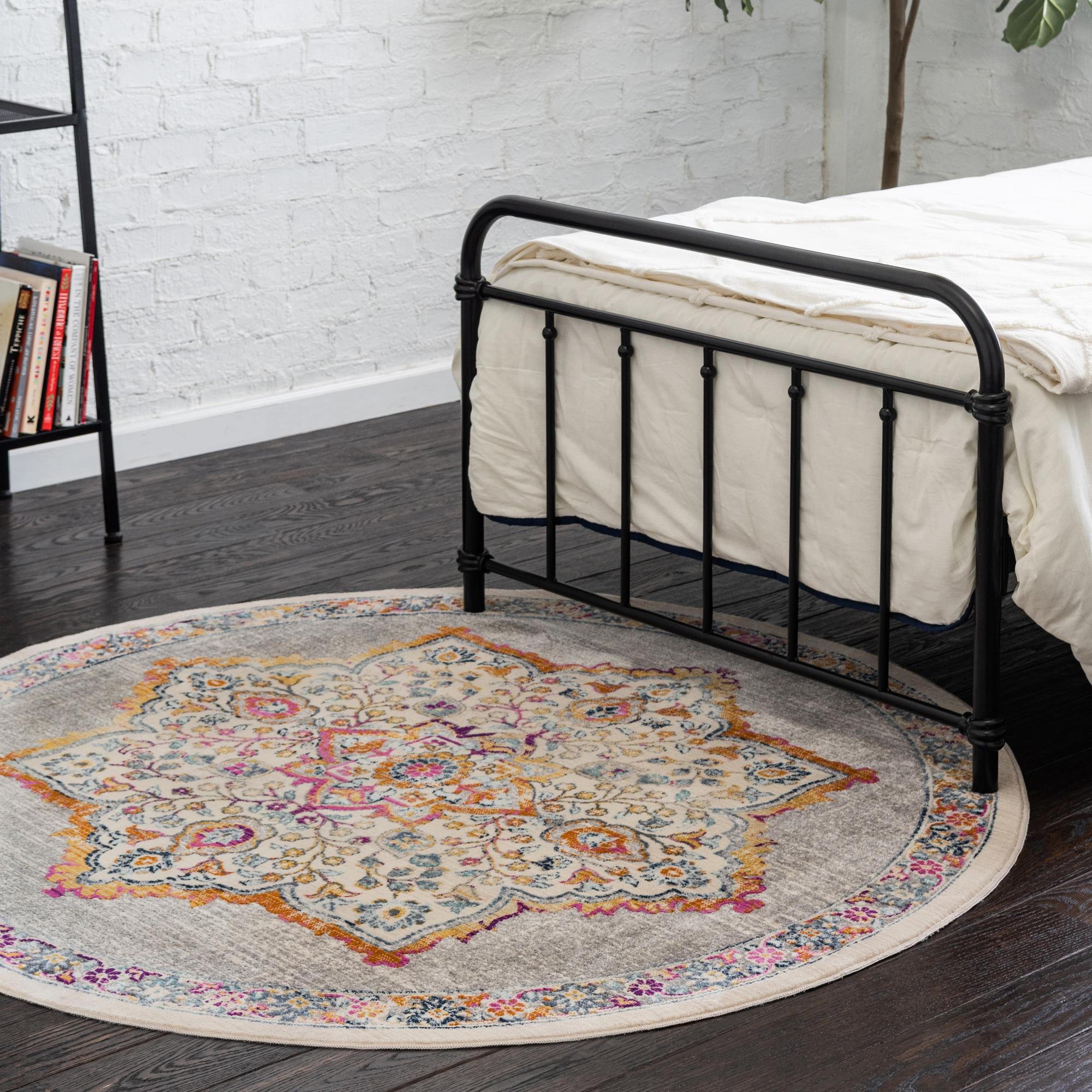 Ivory 5' x 5' Budapest Round Rug | Rugs.com