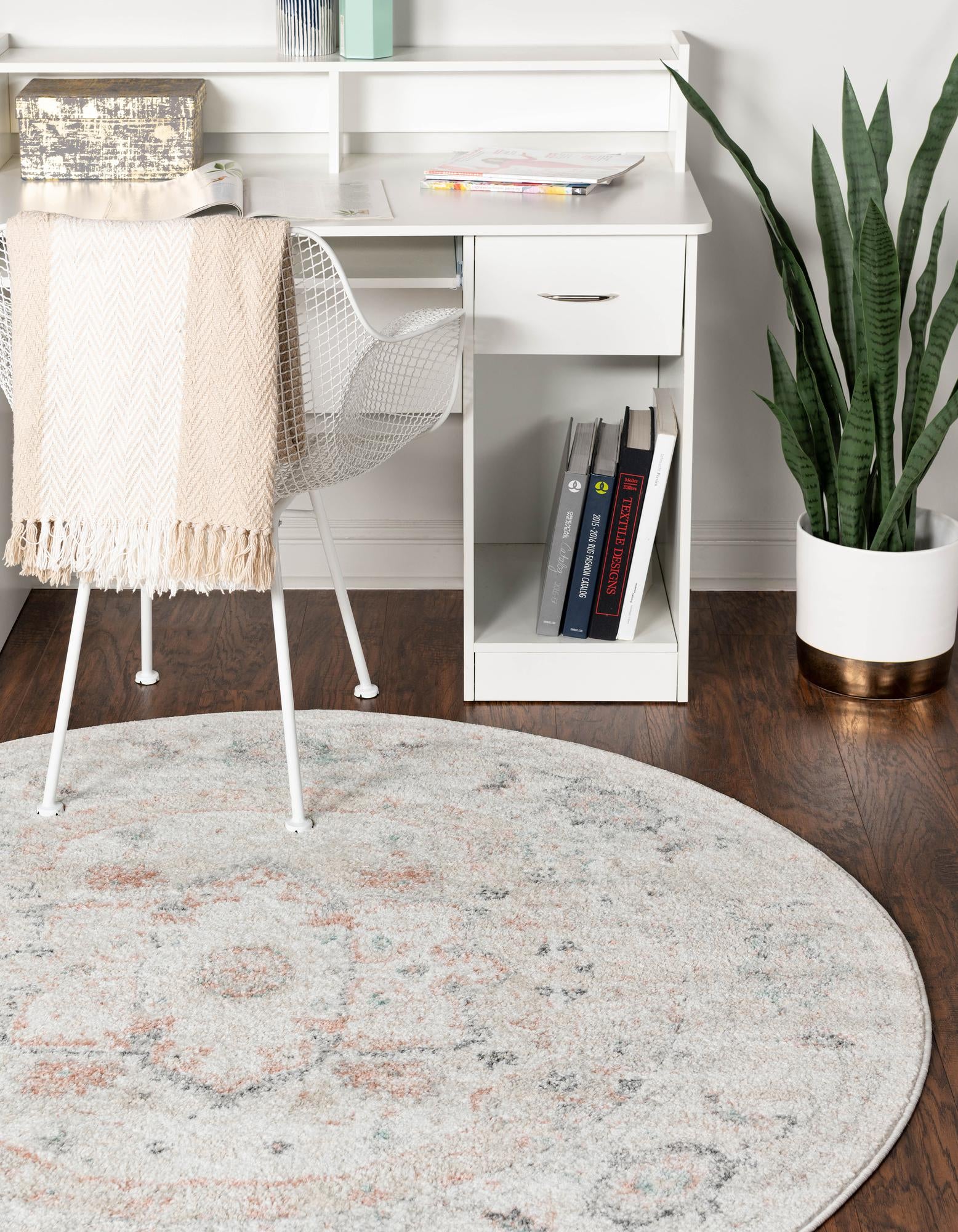 Ivory 7' x 7' Madeline Vintage Round Rug | Rugs.com