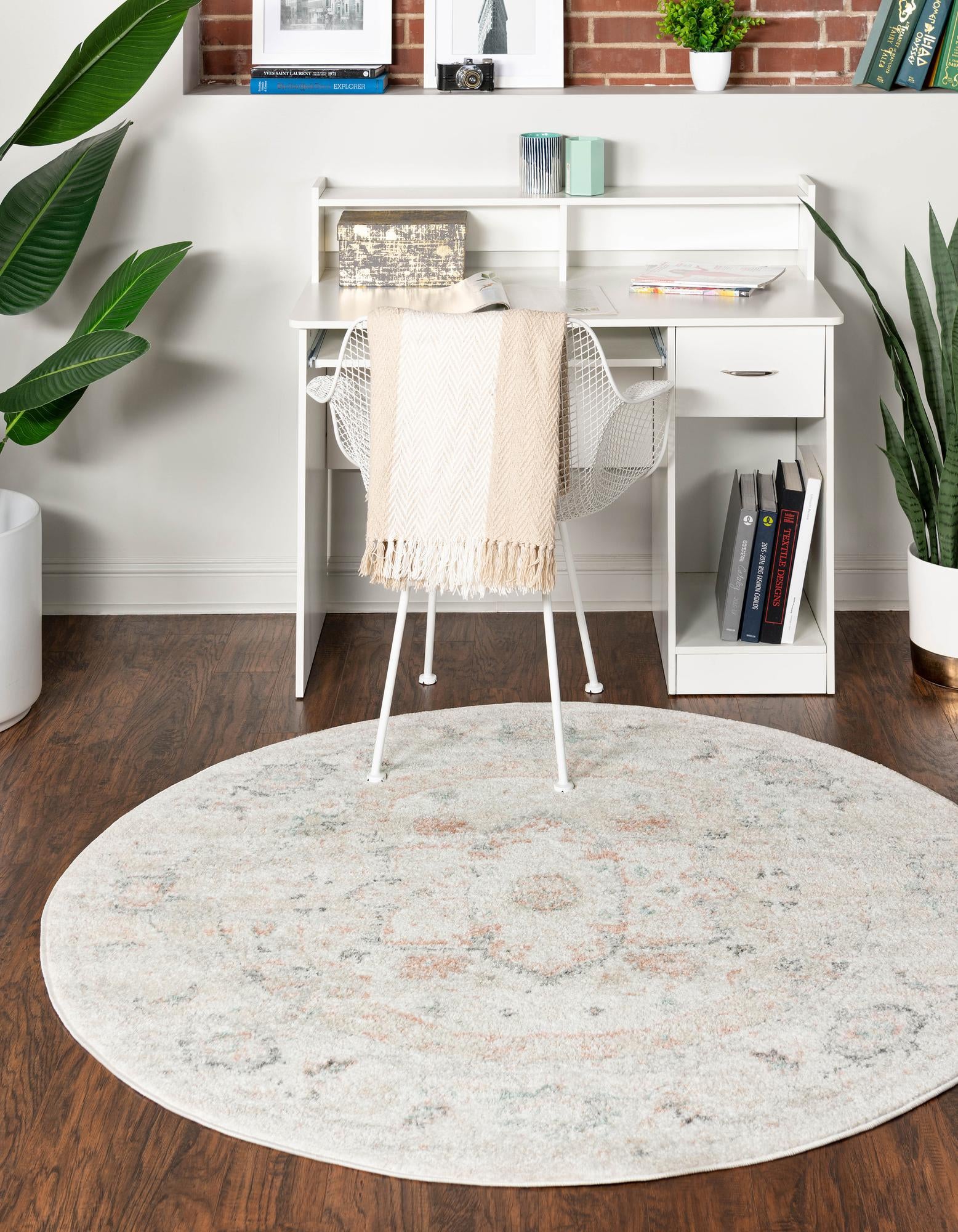 Ivory 4' x 4' Madeline Vintage Round Rug | Rugs.com