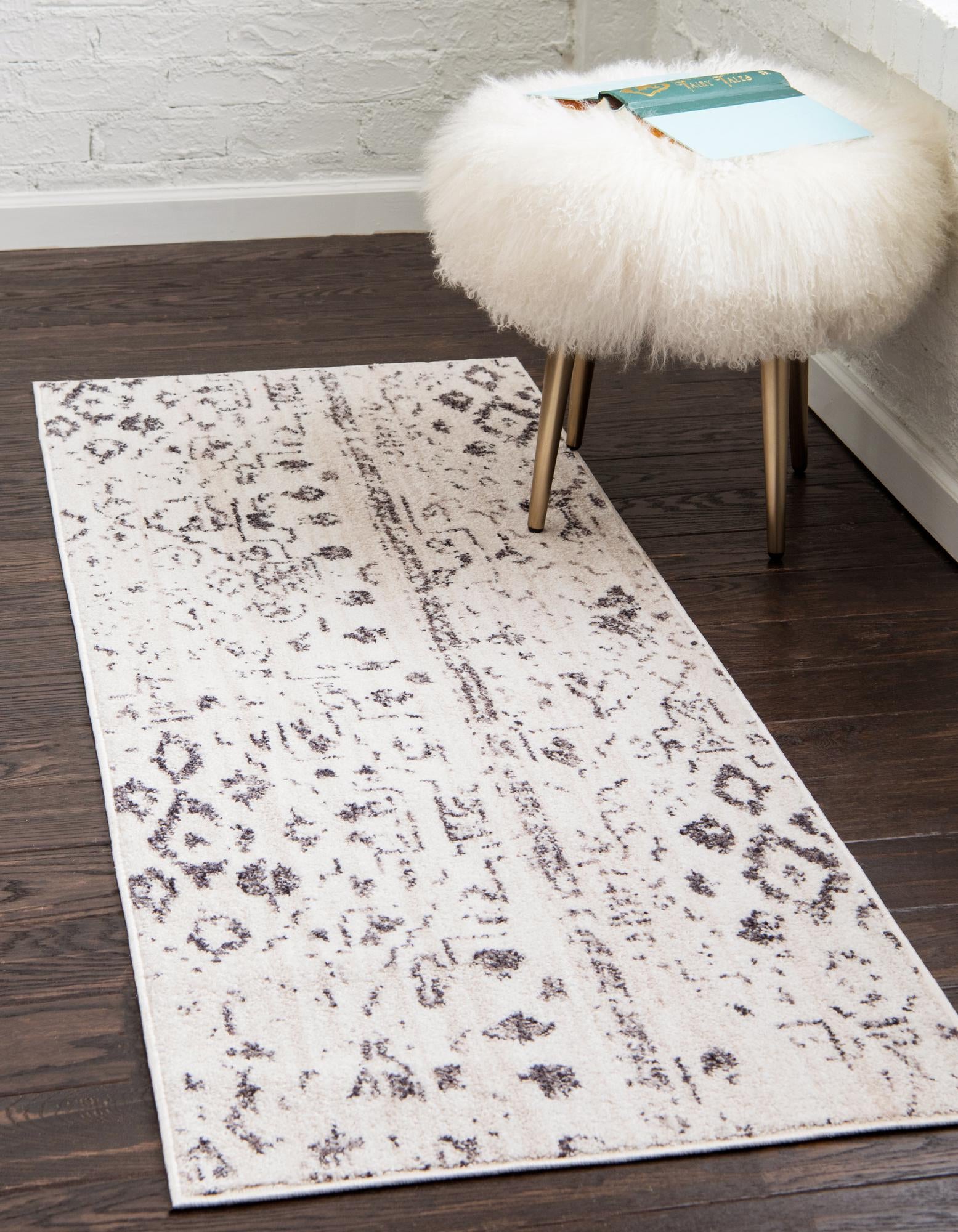 Fume Gray 2' 2 x 6' Santiago Runner Rug | Rugs.com