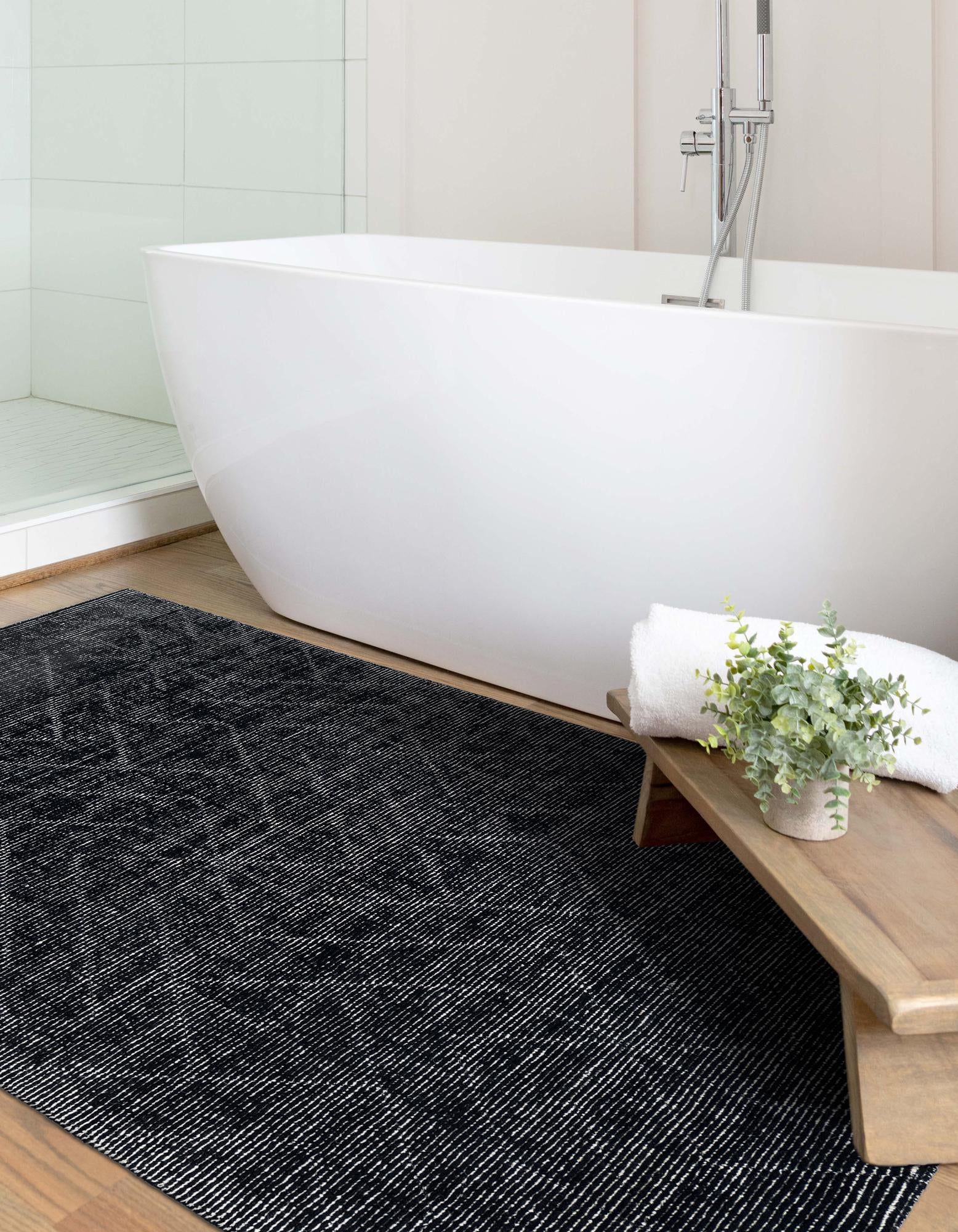 Jet Black 4' 1 x 6' 1 WoolCraft Geometric Rug | Rugs.com