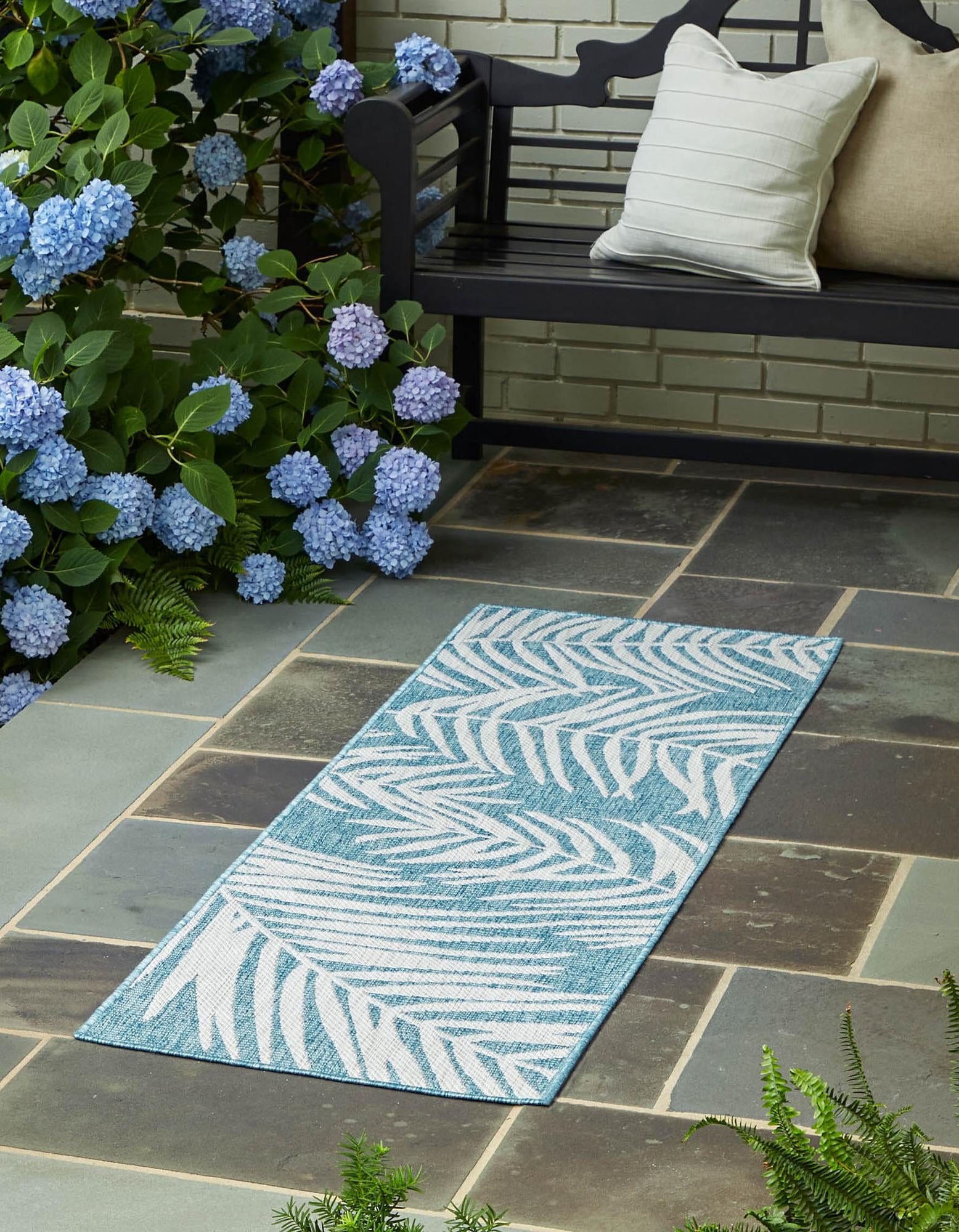 Light Aqua 2' x 6' Modern Outdoor Runner Rug | Rugs.com