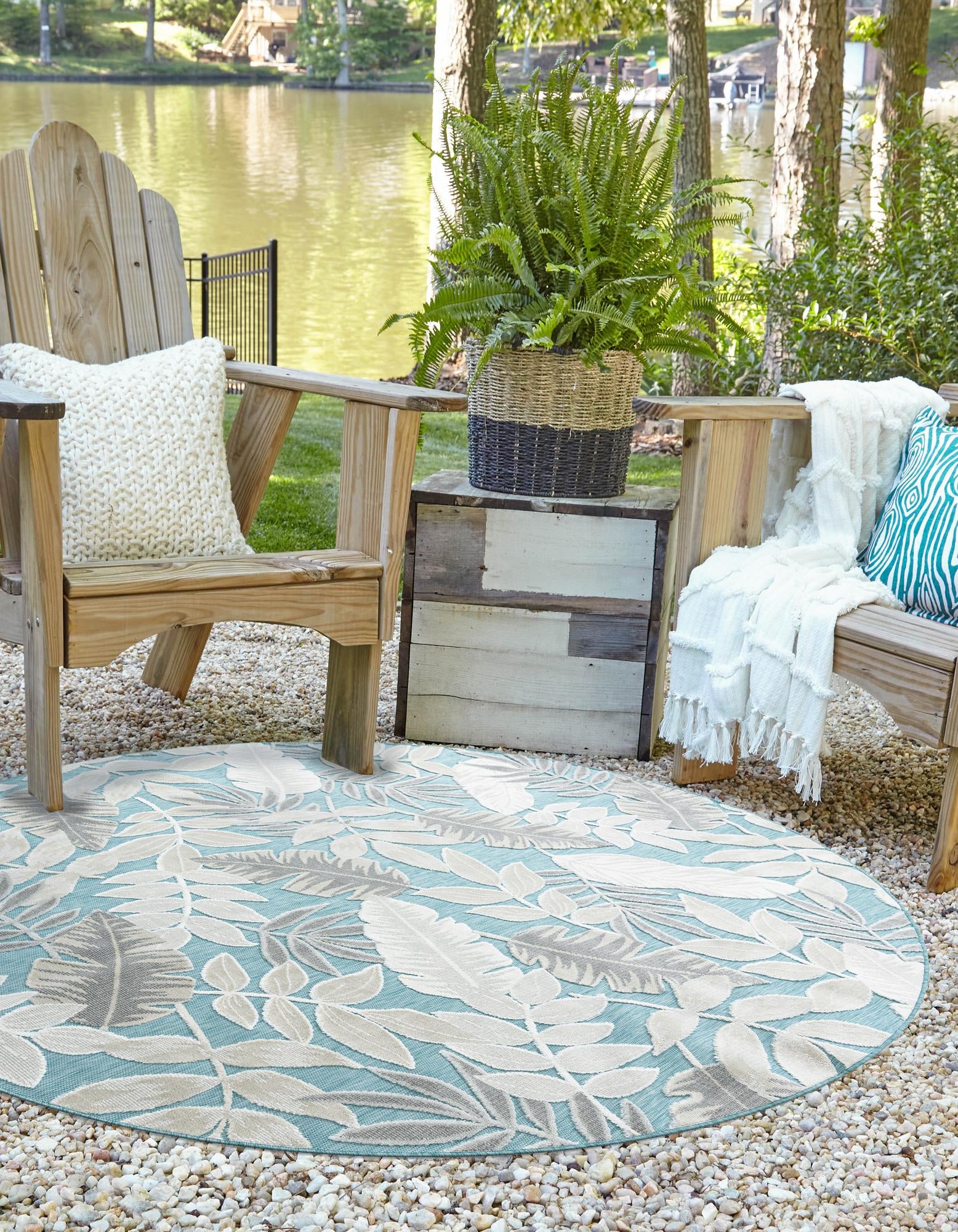 Light Blue 4' 5 x 4' 5 Botanical Indoor / Outdoor Round Rug | Rugs.com