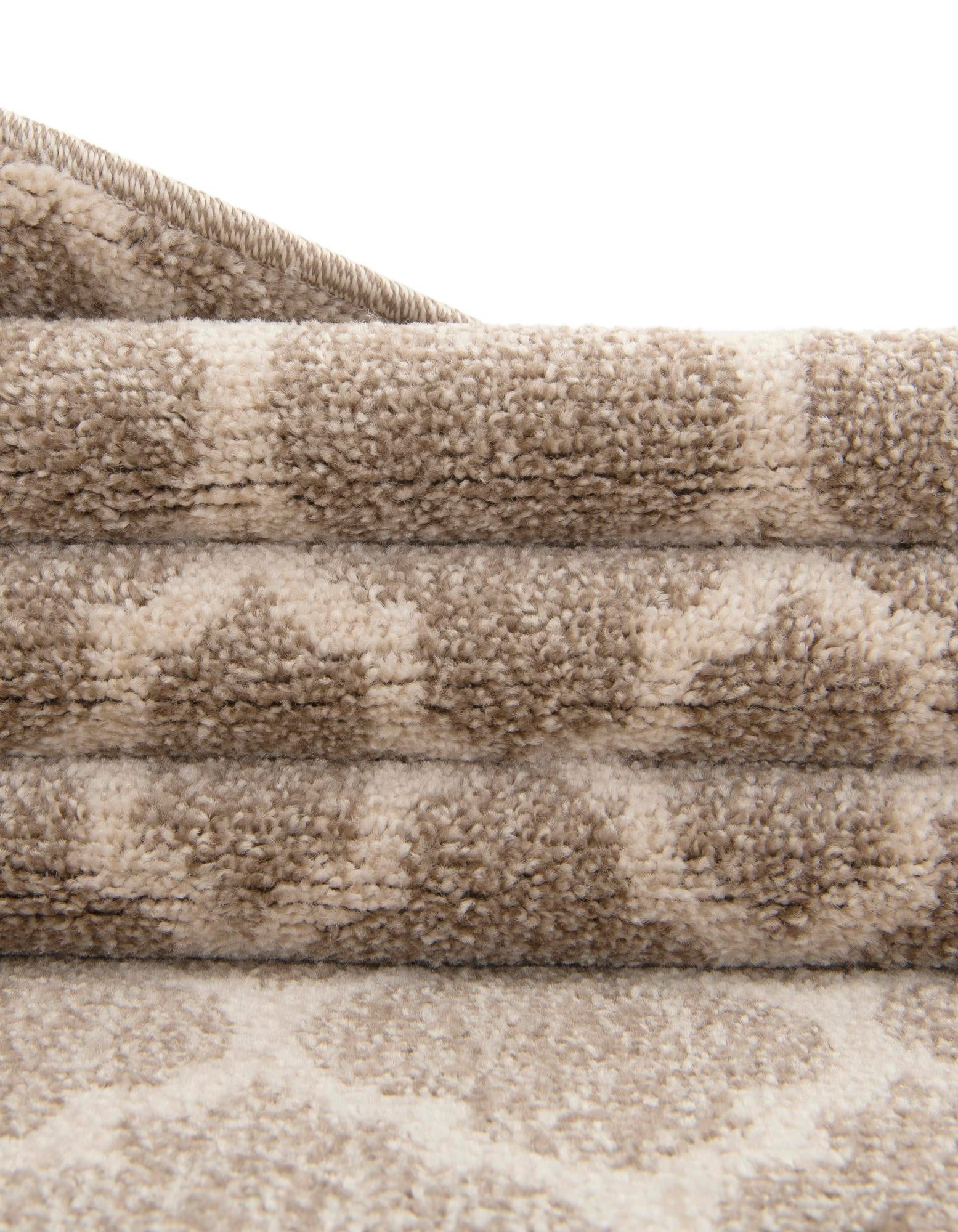 Light Brown 7' 10 x 10' Lattice Rug | Rugs.com