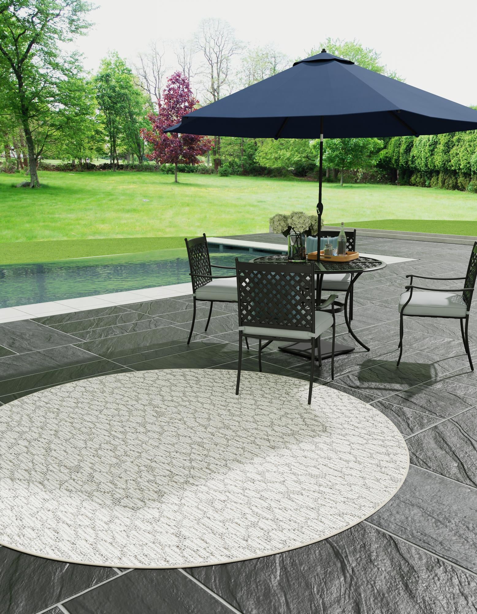 Light Gray 3' 1 x 3' 1 Safari Indoor / Outdoor Round Rug | Rugs.com