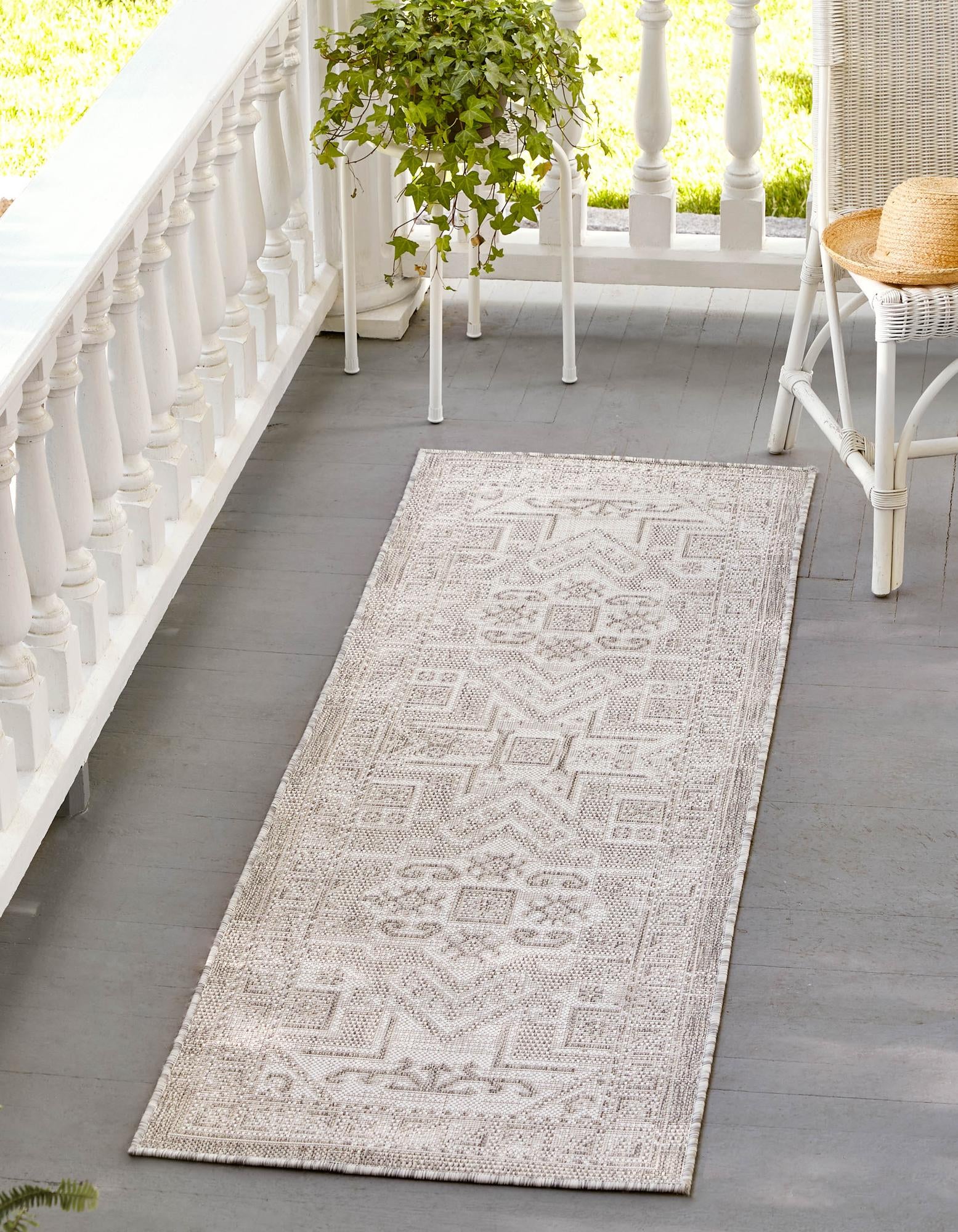 Light Gray 2' x 7' 10 Aztec Indoor / Outdoor Runner Rug | Rugs.com