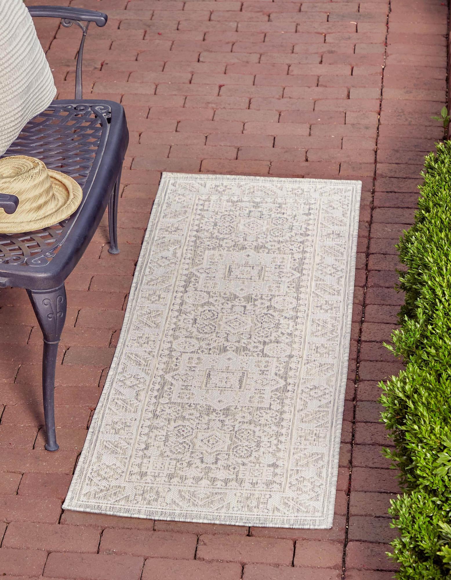 Light Gray 2' x 7' 10 Aztec Indoor / Outdoor Runner Rug | Rugs.com
