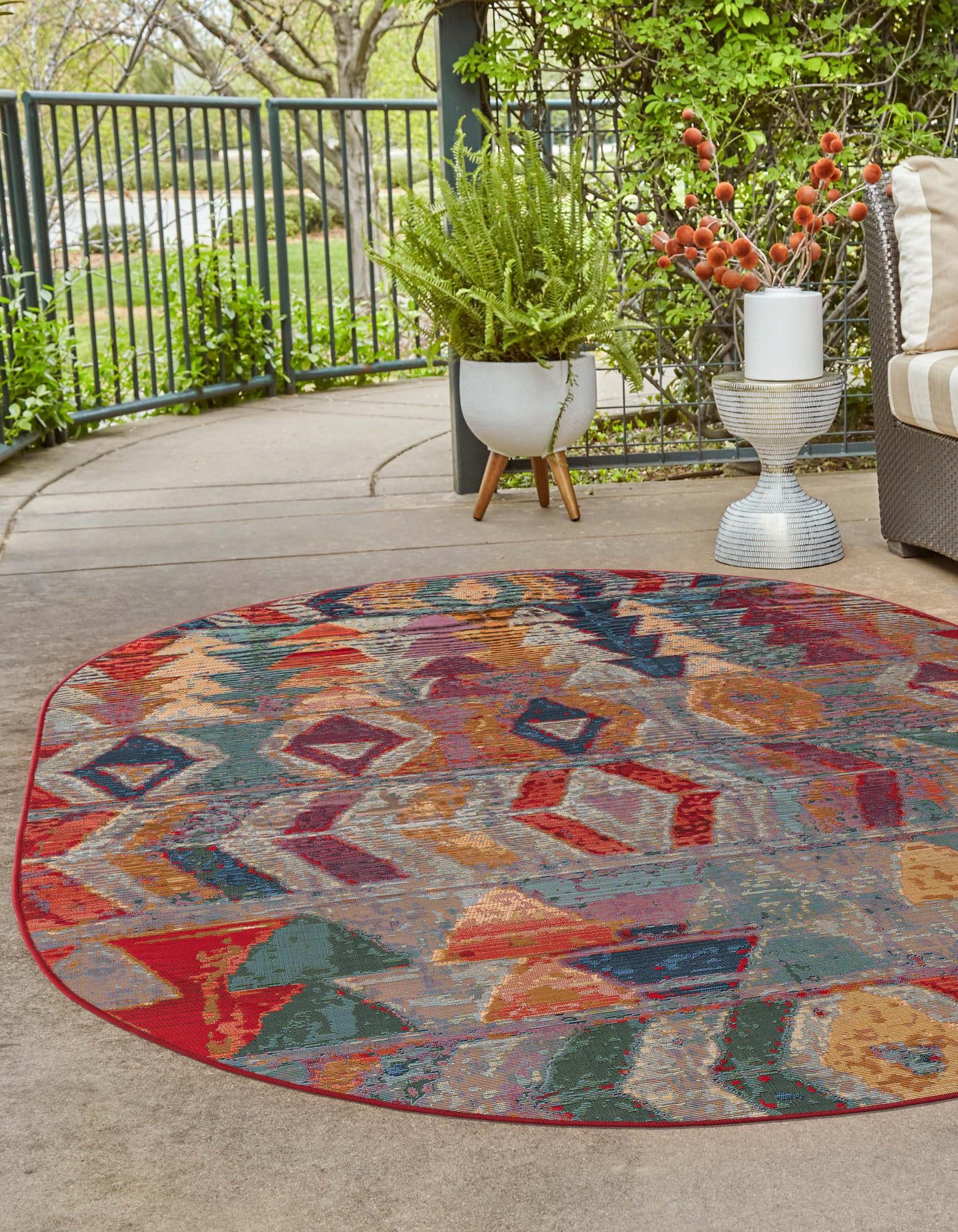 Multicolor 4' x 6' Modern Indoor / Outdoor Oval Rug | Rugs.com