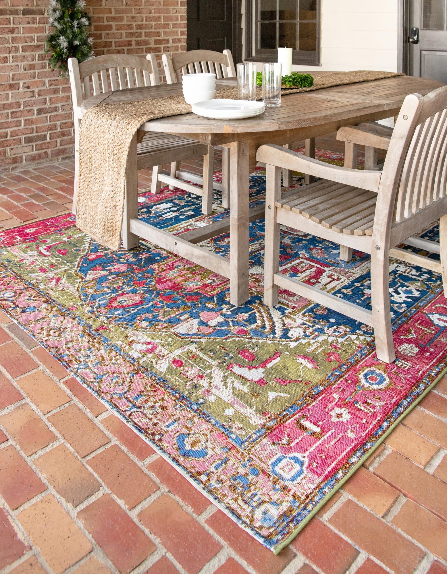 Multicolor 3' 3 x 5' 3 Traditional Indoor / Outdoor Rug | Rugs.com