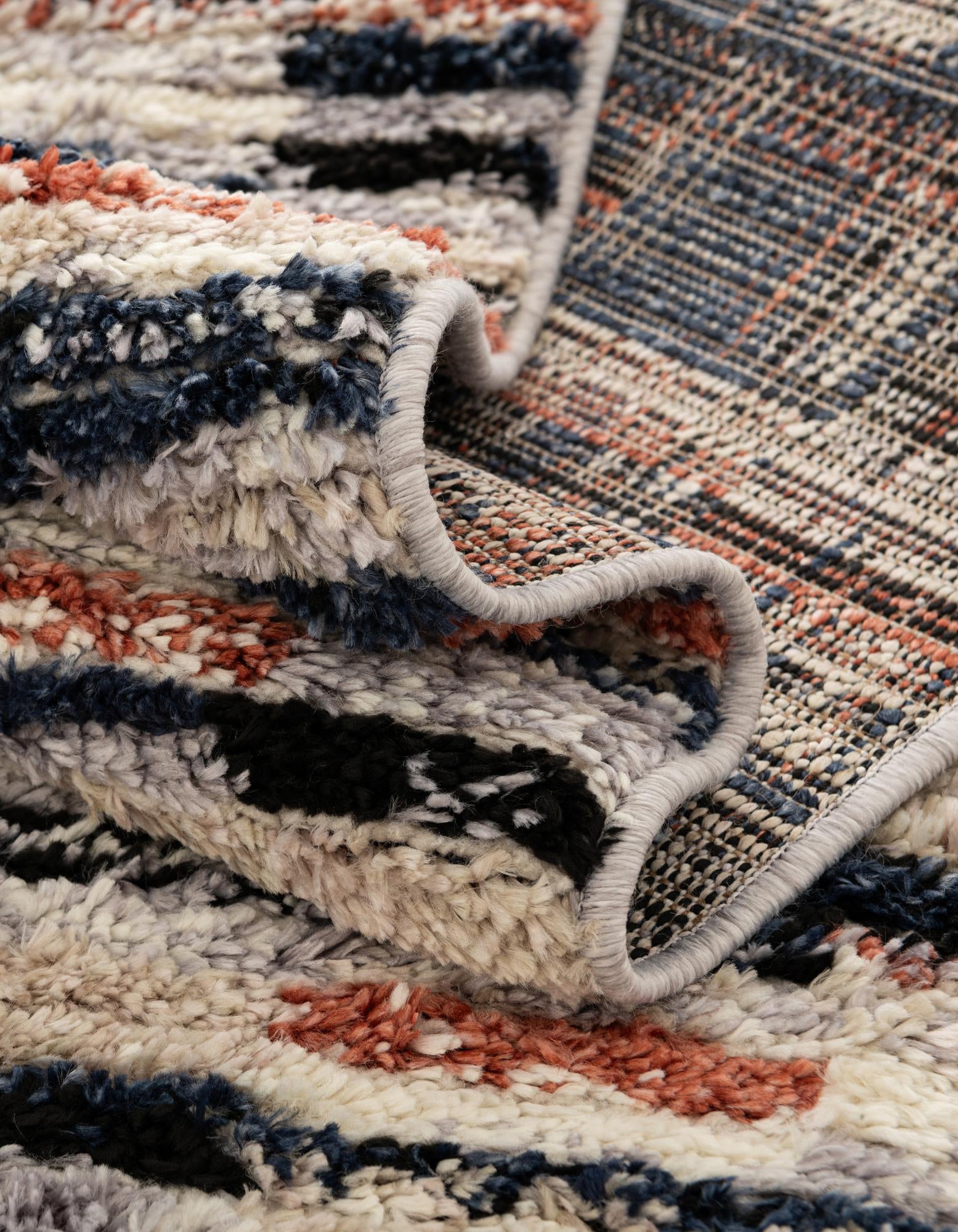 Multicolor 2' x 3' Tucson Rug | Rugs.com