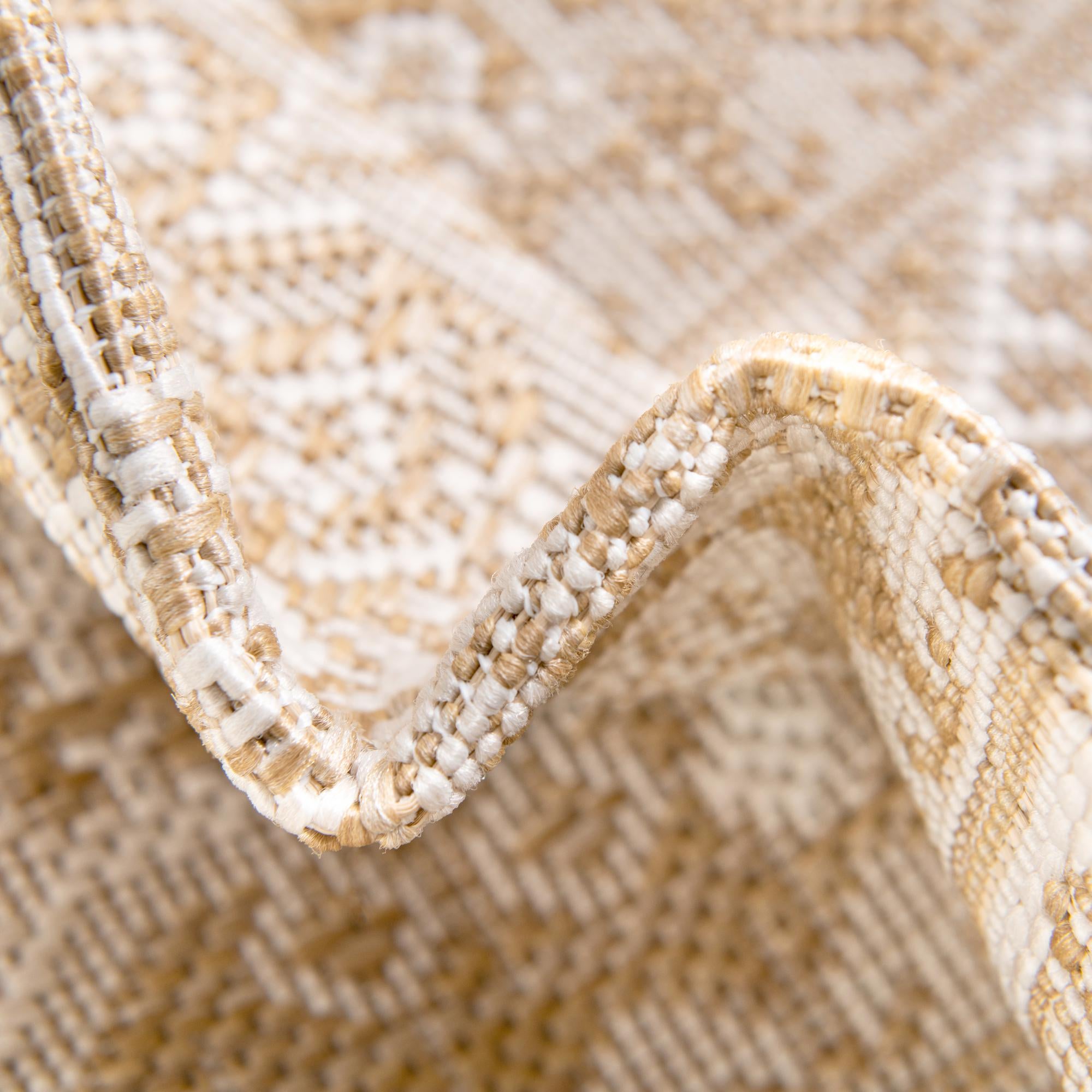 Natural 7' 10 x 7' 10 Aztec Indoor / Outdoor Round Rug | Rugs.com