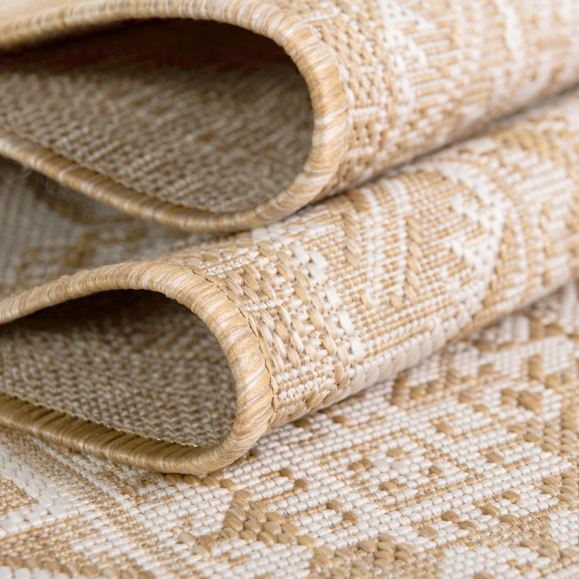 Natural 7' 10 x 7' 10 Aztec Indoor / Outdoor Round Rug | Rugs.com