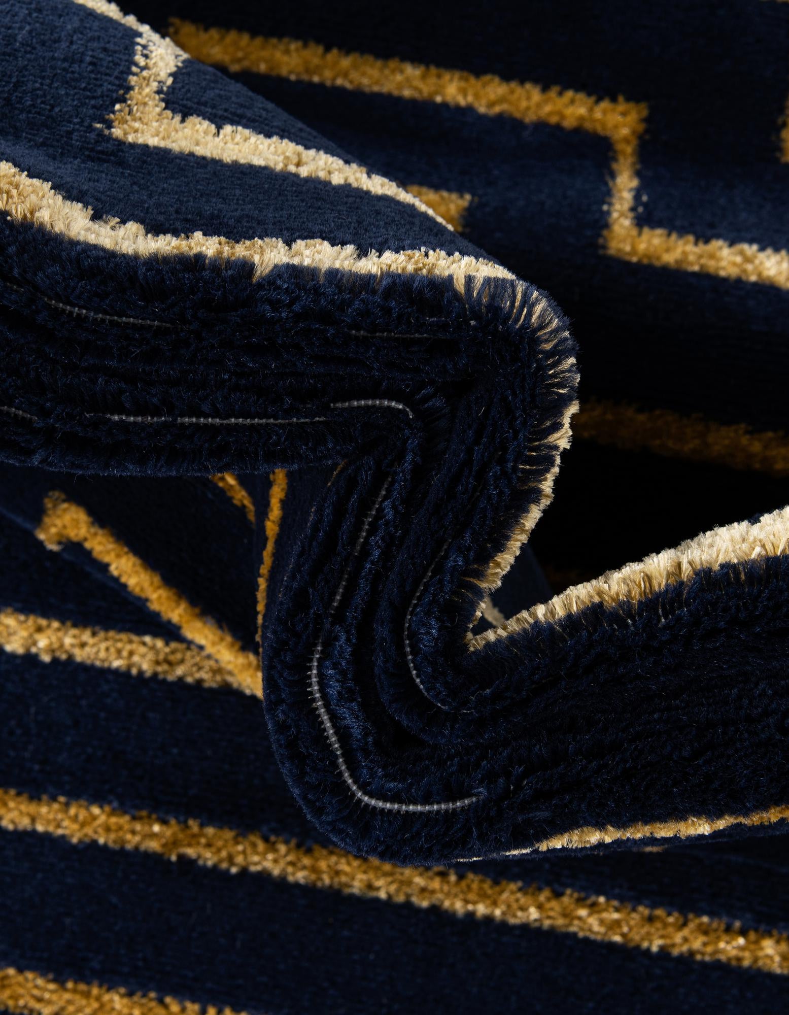Navy Blue and Gold 6' x 6' Vogue Geo Round Rug | Rugs.com