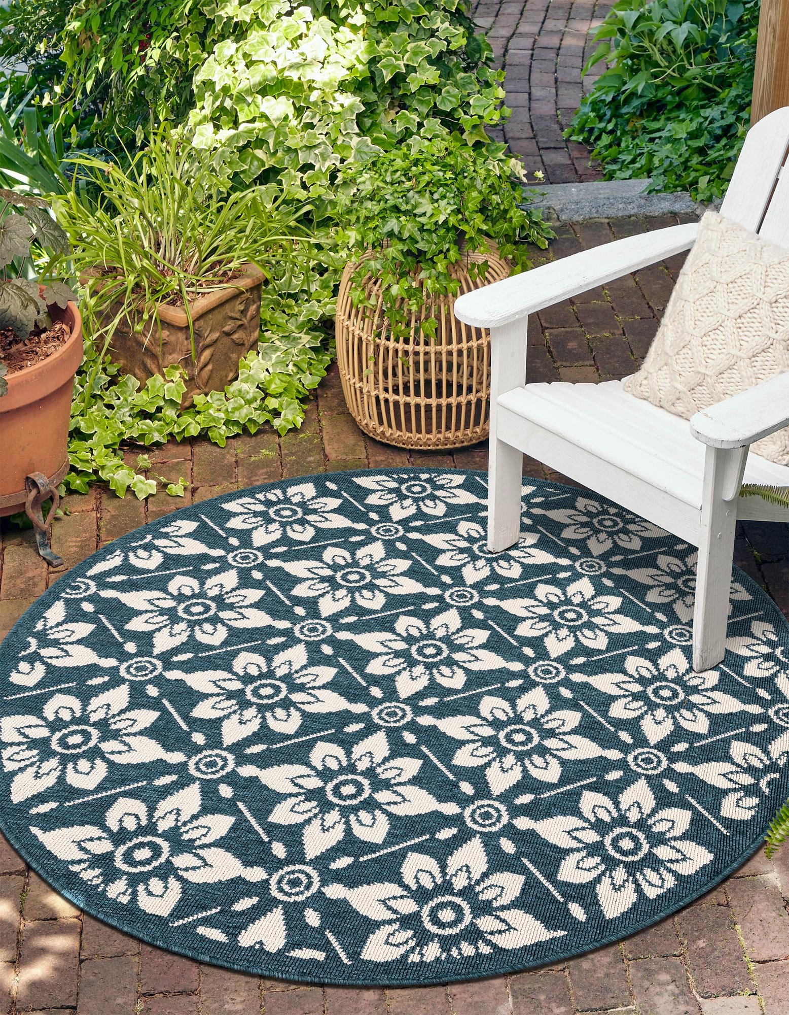 Navy Blue 3' x 3' Lattice Indoor / Outdoor Round Rug | Rugs.com