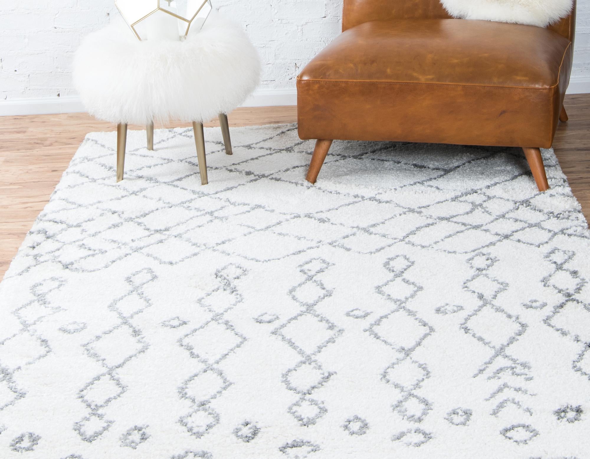Pure Ivory 3' 3 x 5' 3 Moroccan Shag Rug | Rugs.com