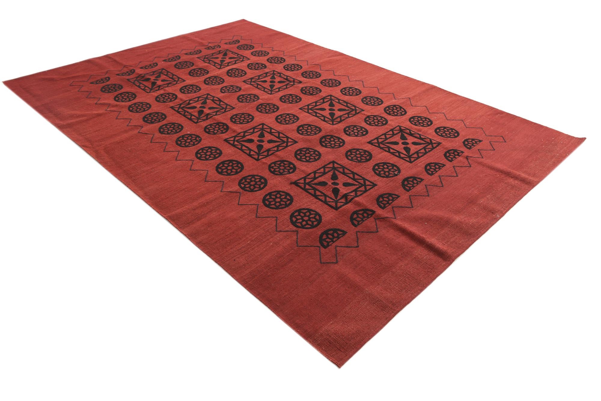 Red 7' 5 x 10' 8 Hand Woven Kilim Modern Wool Rug | Rugs.com