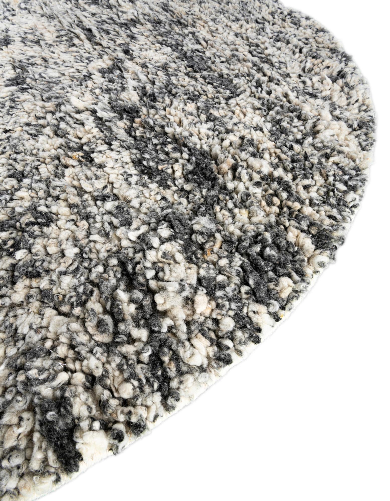 Salt and Pepper 6' 1 x 6' 1 Hand Woven Haka Deluxe Shag Round Rug ...