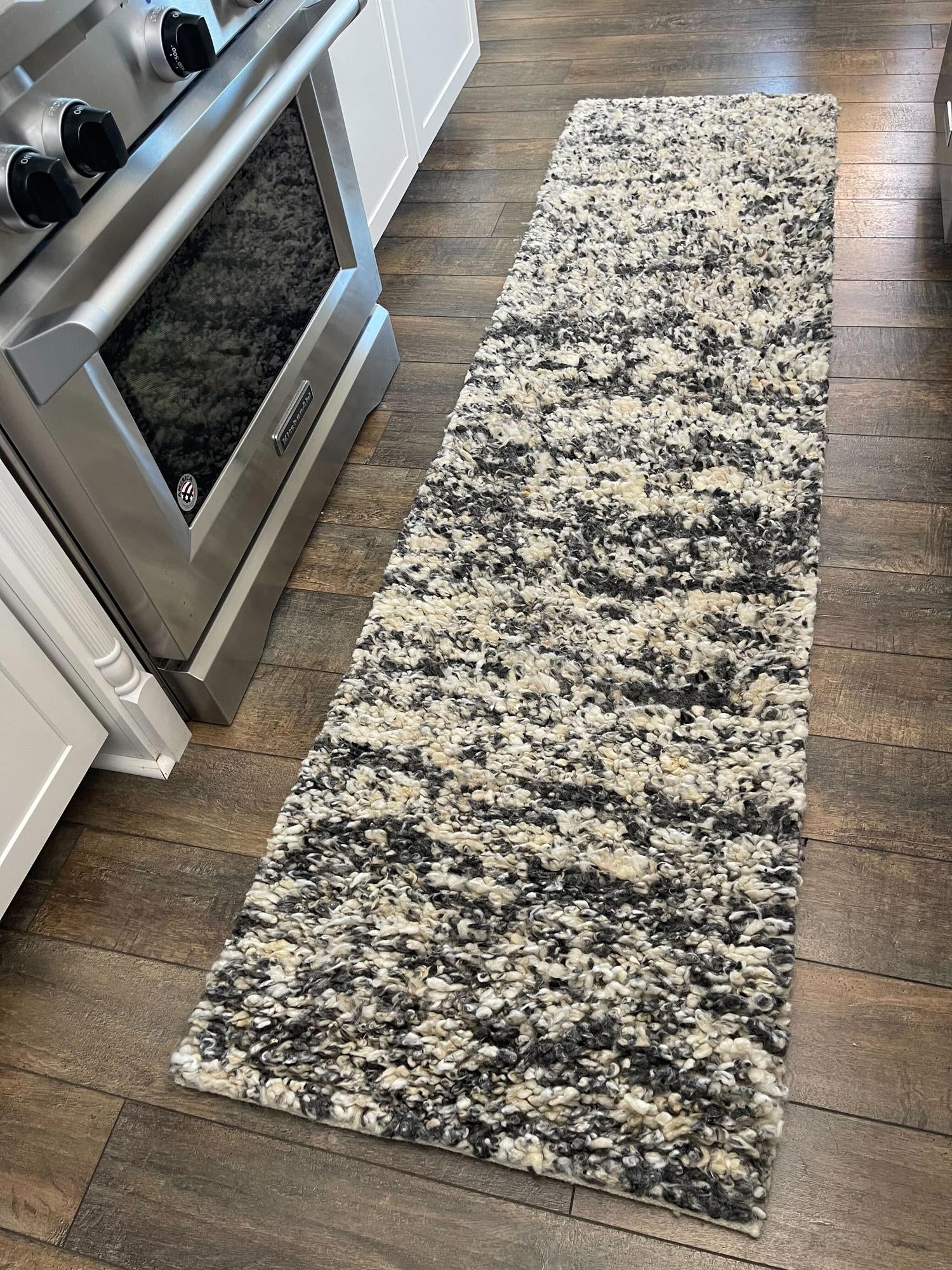 Salt and Pepper 2' 7 x 12' Hand Woven Haka Deluxe Shag Runner Rug ...