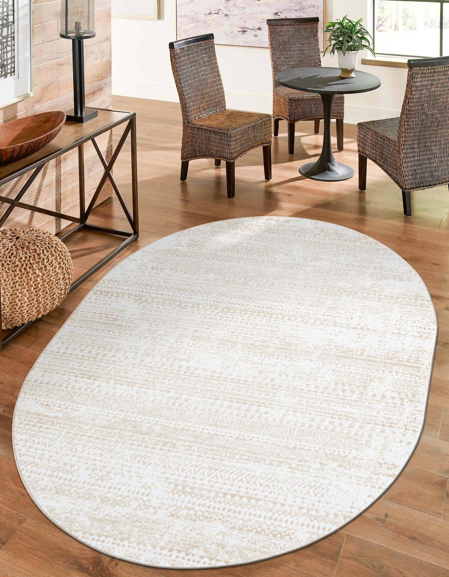 Snow White 5' 3 x 8' Hermitage Oval Rug | Rugs.com
