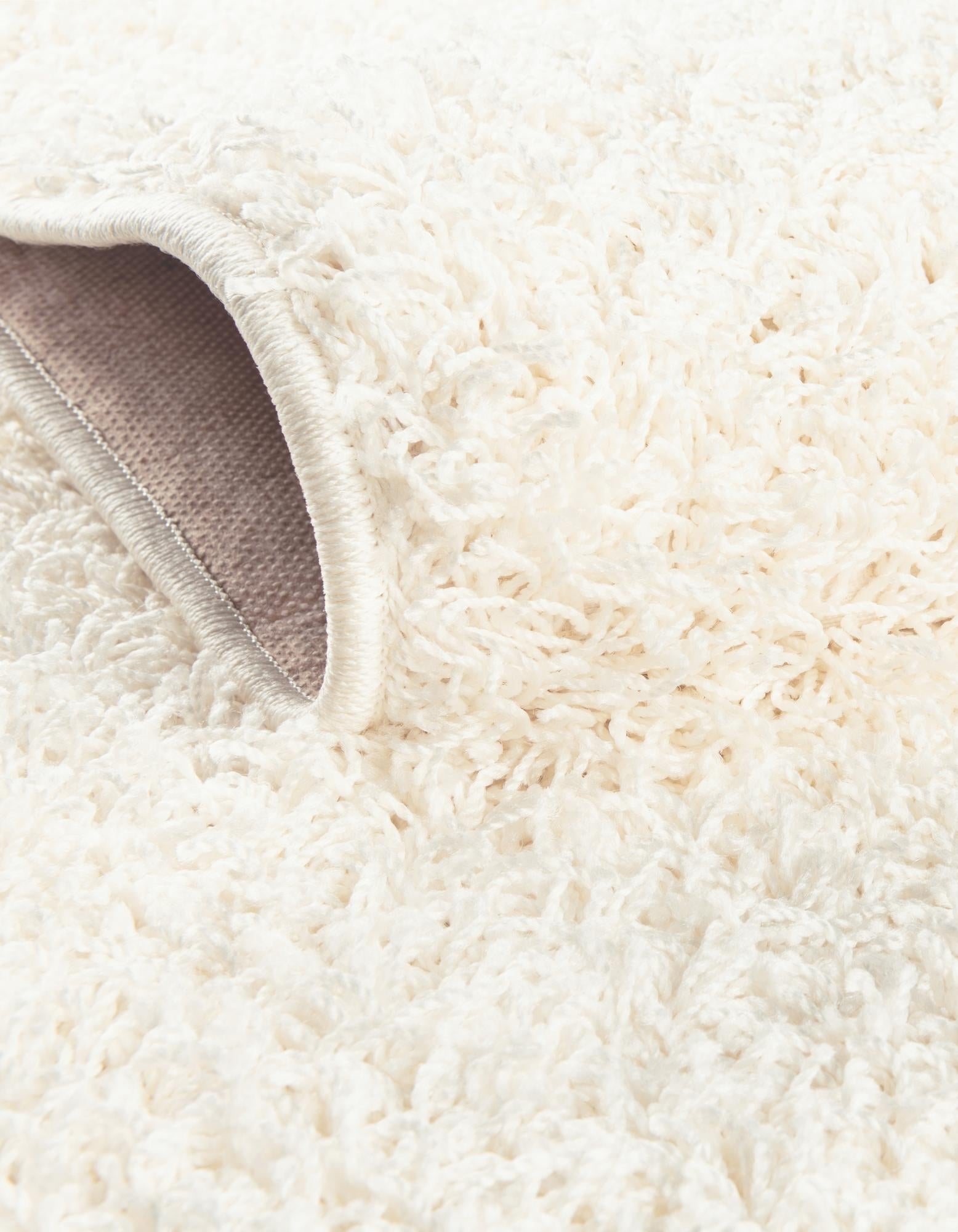 Snow White 2' 2 x 3' Comfort Solid Shag Rug | Rugs.com