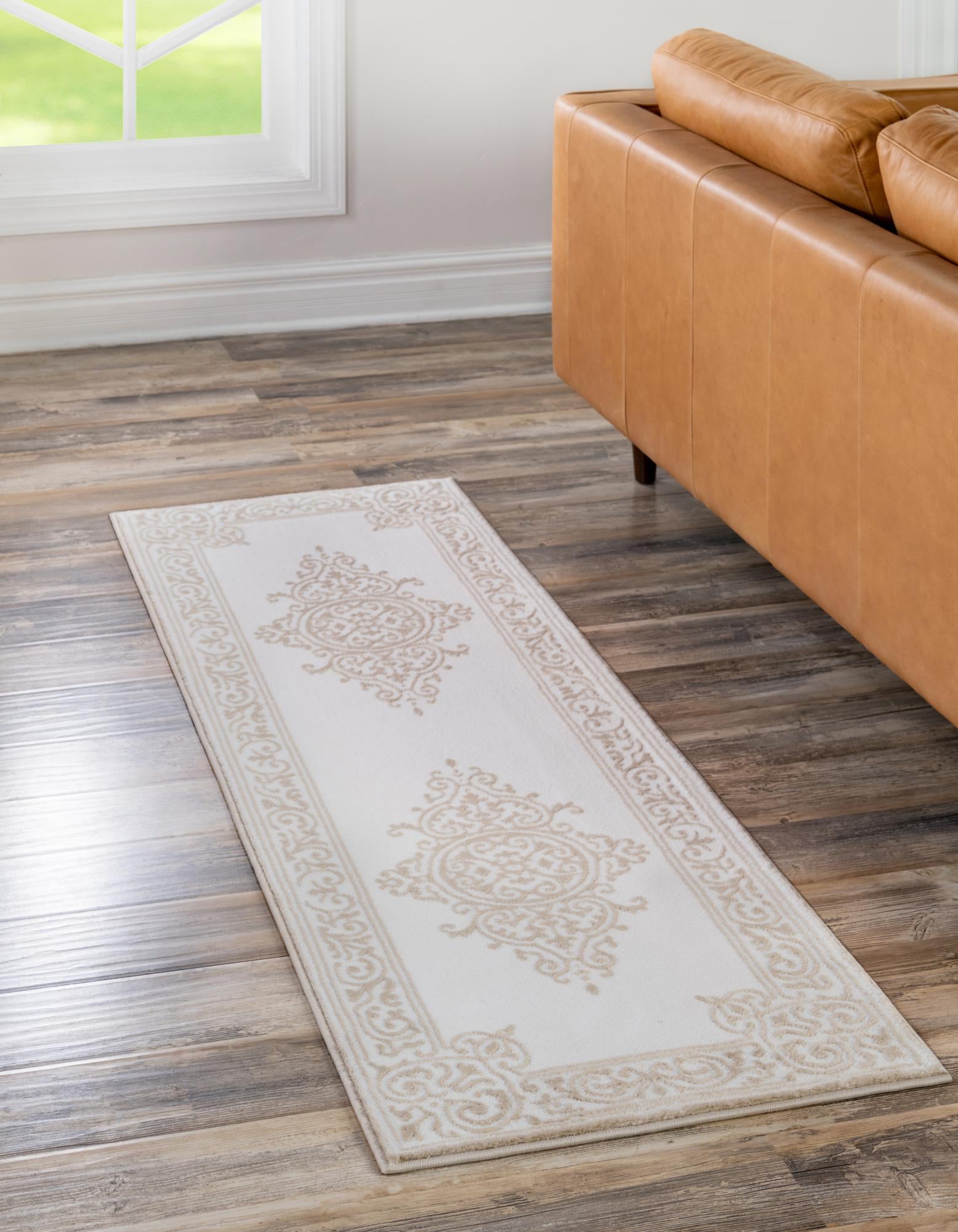 Snow White 2' x 7' Hermitage Runner Rug | Rugs.com