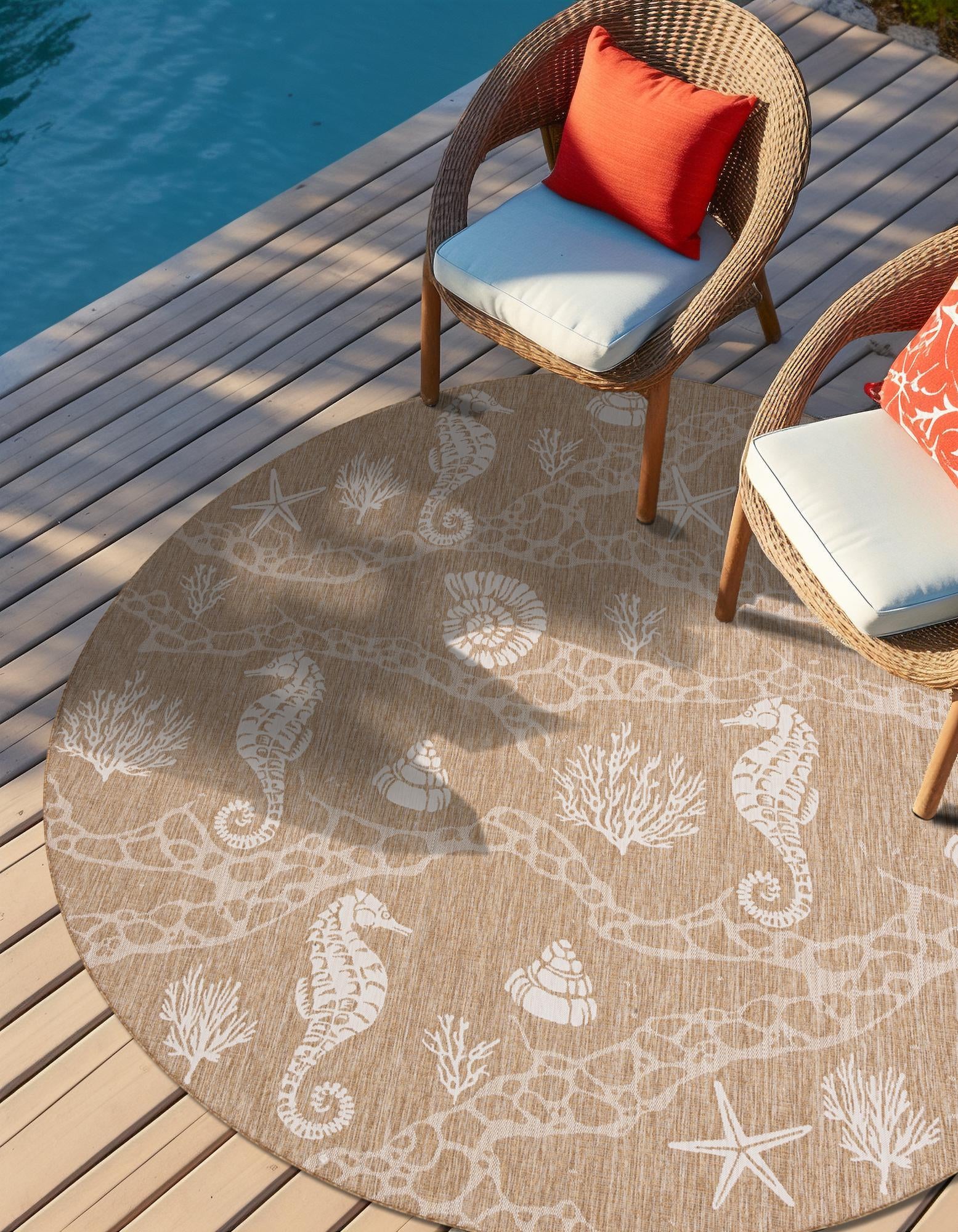 Taupe 5' 3 x 5' 3 Coastal Indoor / Outdoor Round Rug | Rugs.com