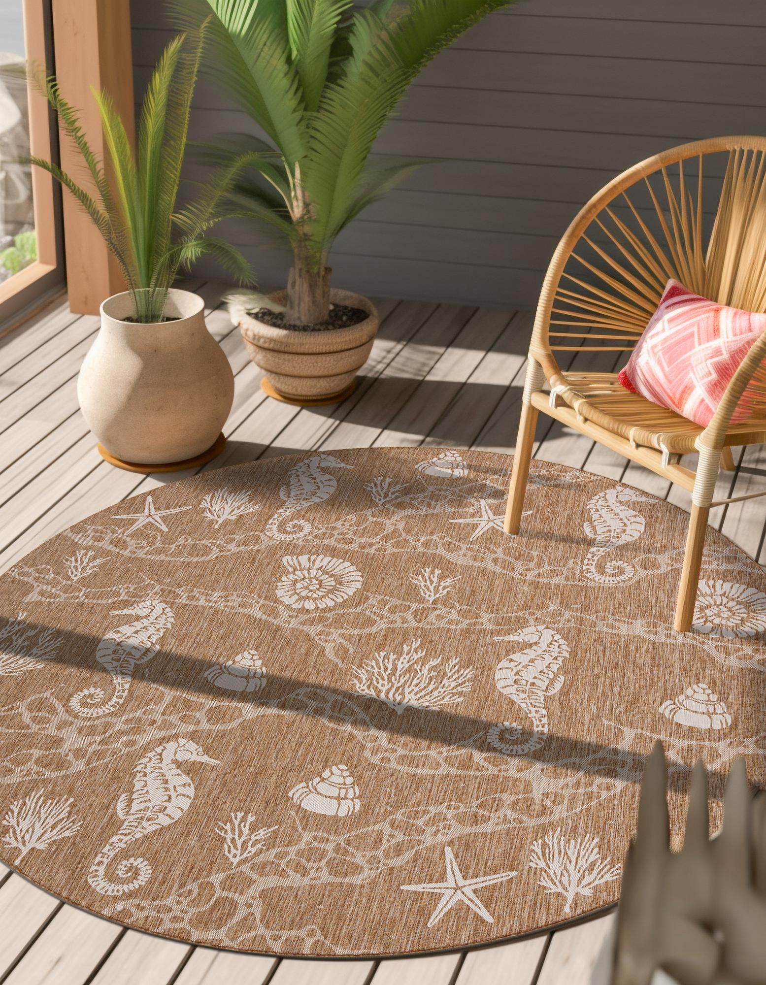 Taupe 5' 3 x 5' 3 Coastal Indoor / Outdoor Round Rug | Rugs.com