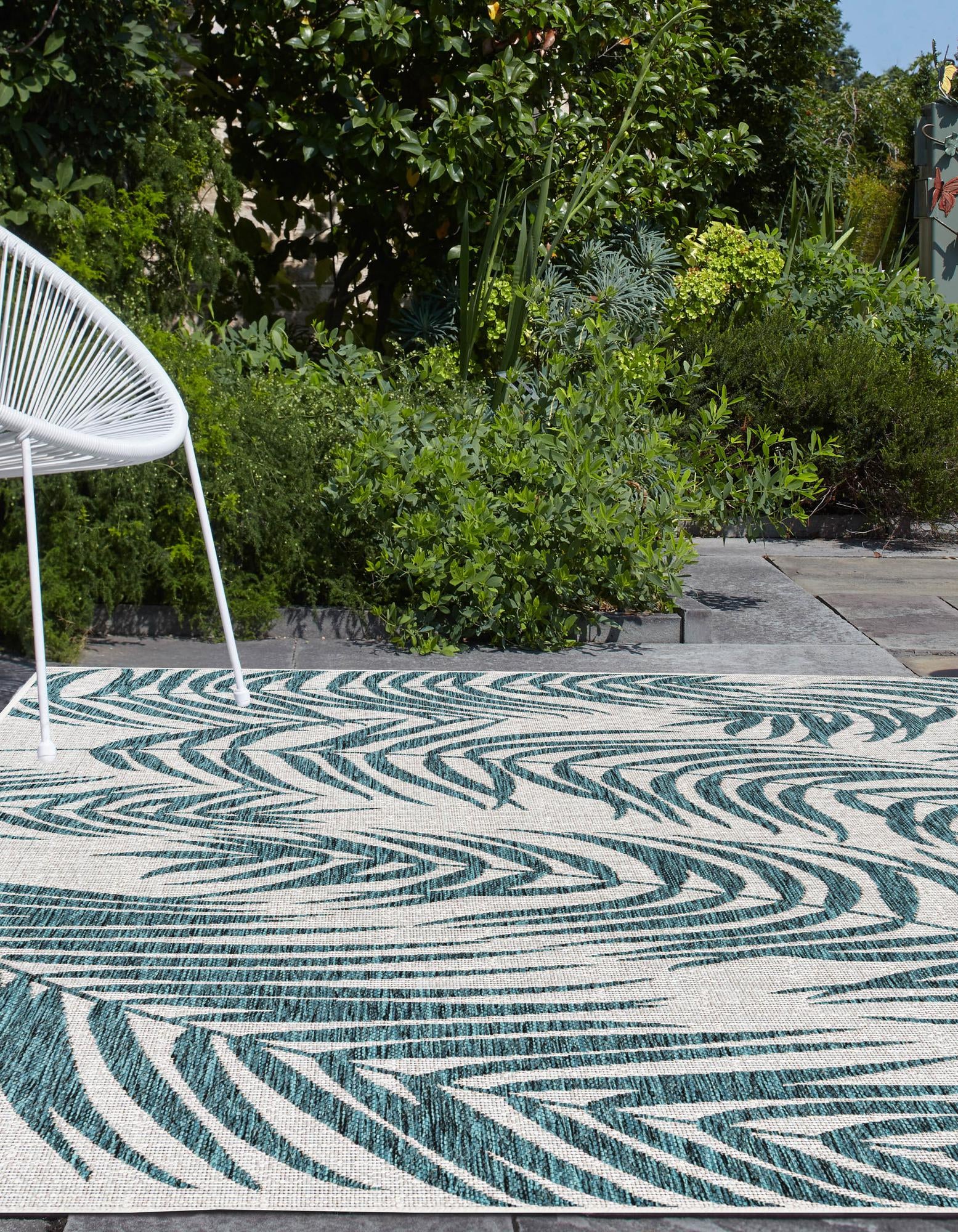 Teal Ivory 6' x 9' Botanical Indoor / Outdoor Rug | Rugs.com