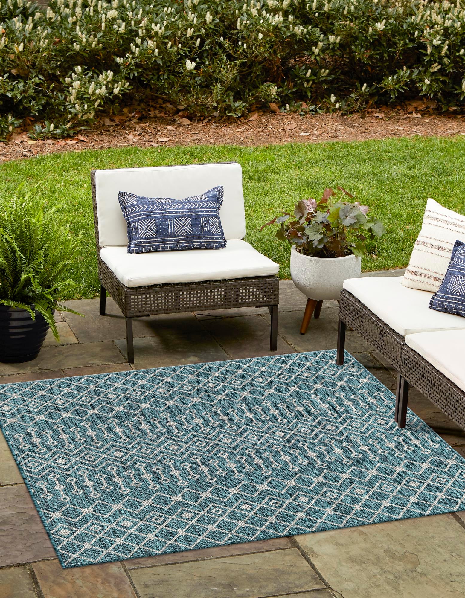 Teal 7' 10 x 7' 10 Lattice Indoor / Outdoor Square Rug | Rugs.com
