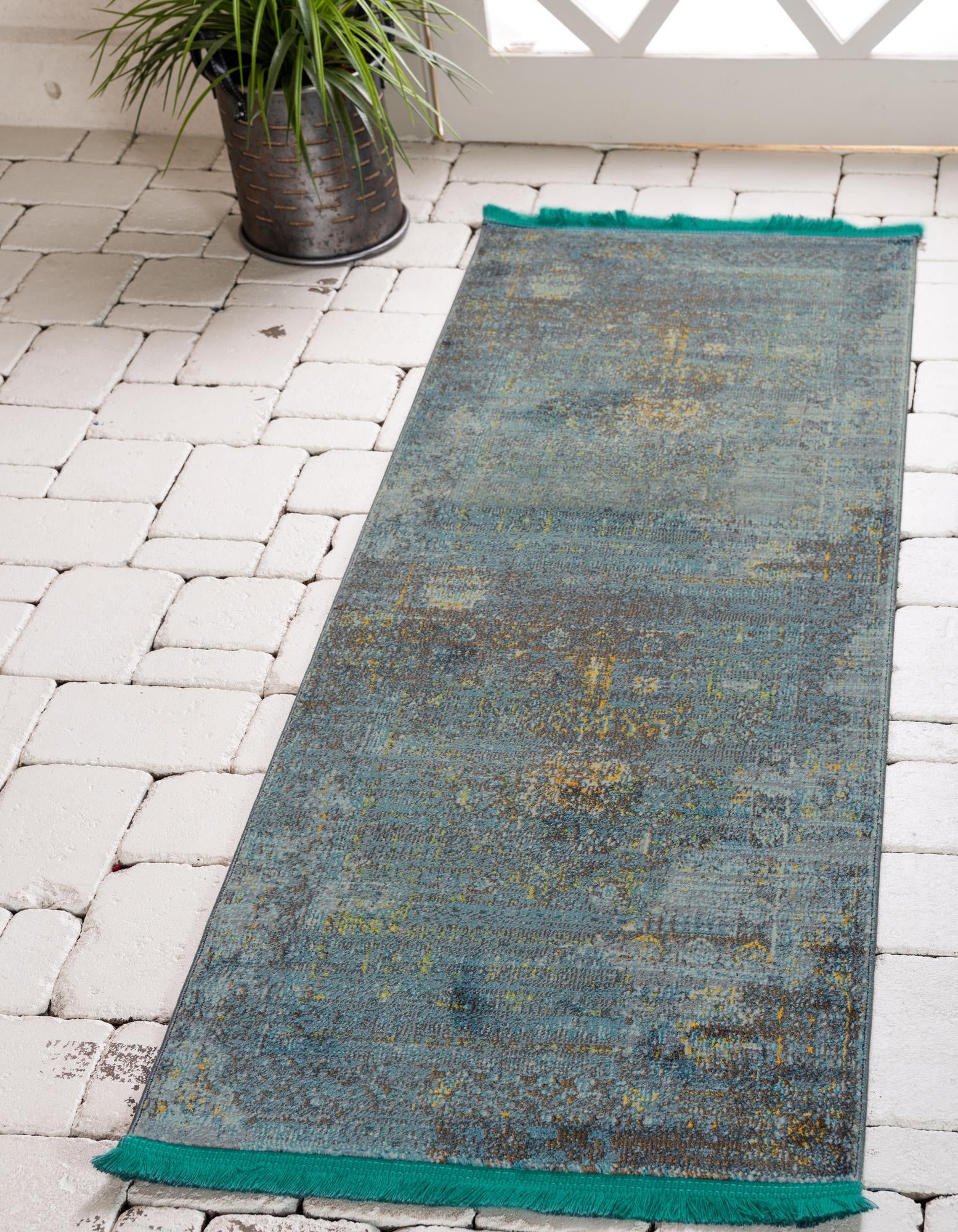 Gray 2' 7 x 10' Noble Runner Rug | Rugs.com