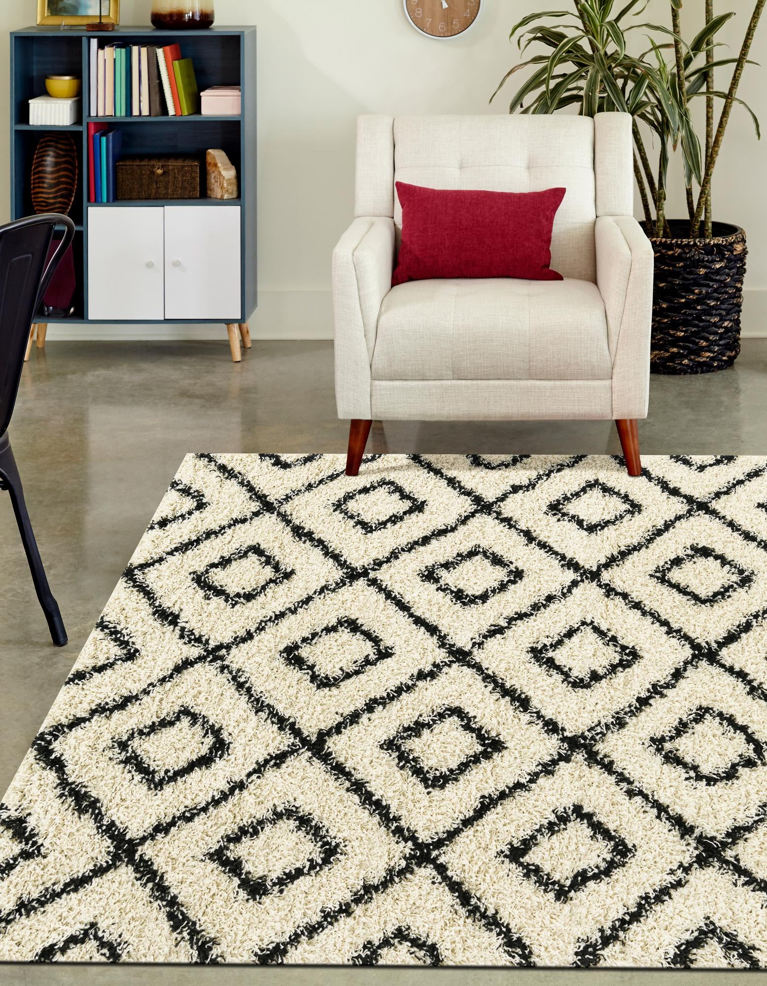 White and Black 7' 10 x 10' Lattice Shag Rug | Rugs.com