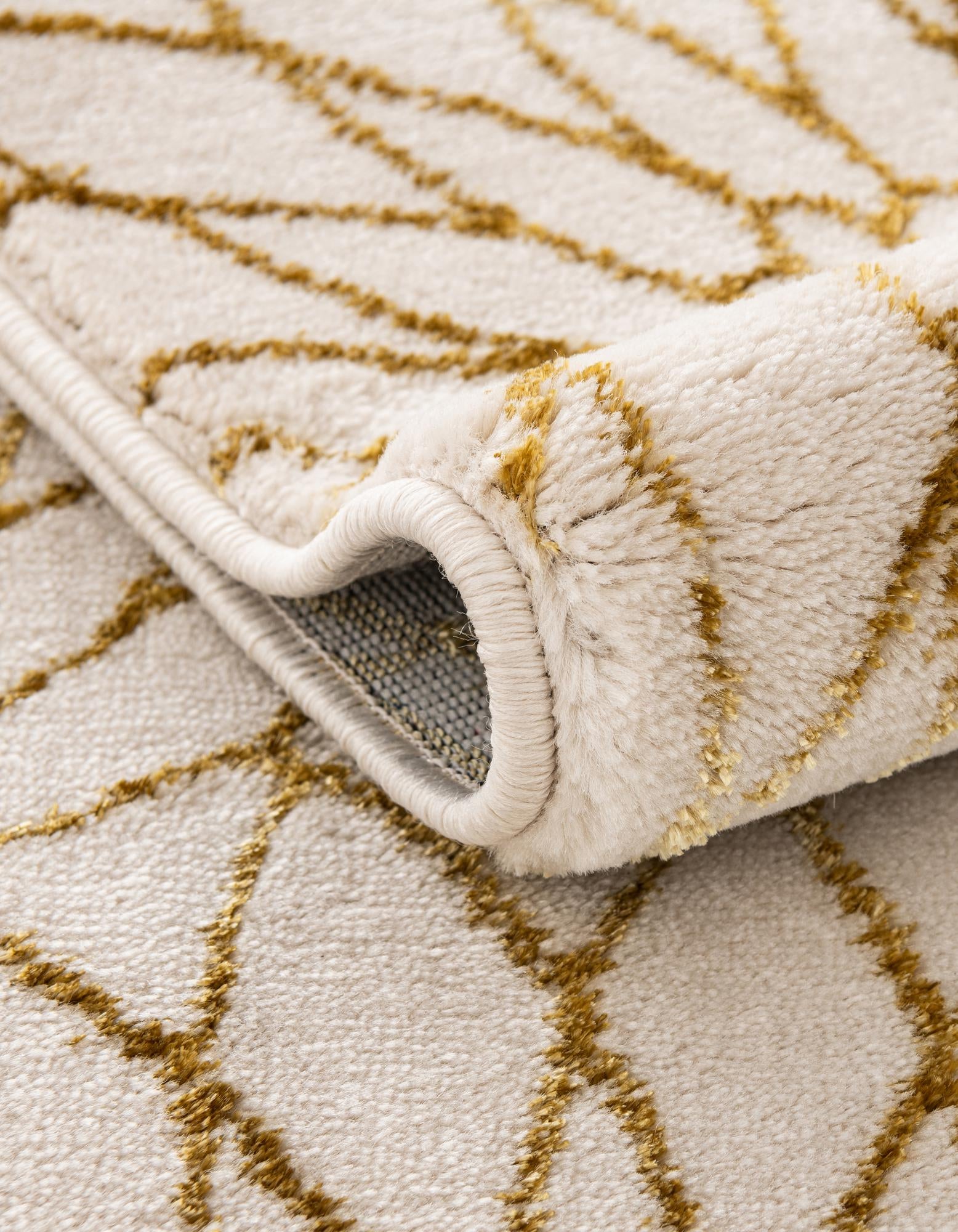 White Gold 7' 10 x 10' Marilyn Monroe™ Glam Dahlia Oval Rug | Rugs.com