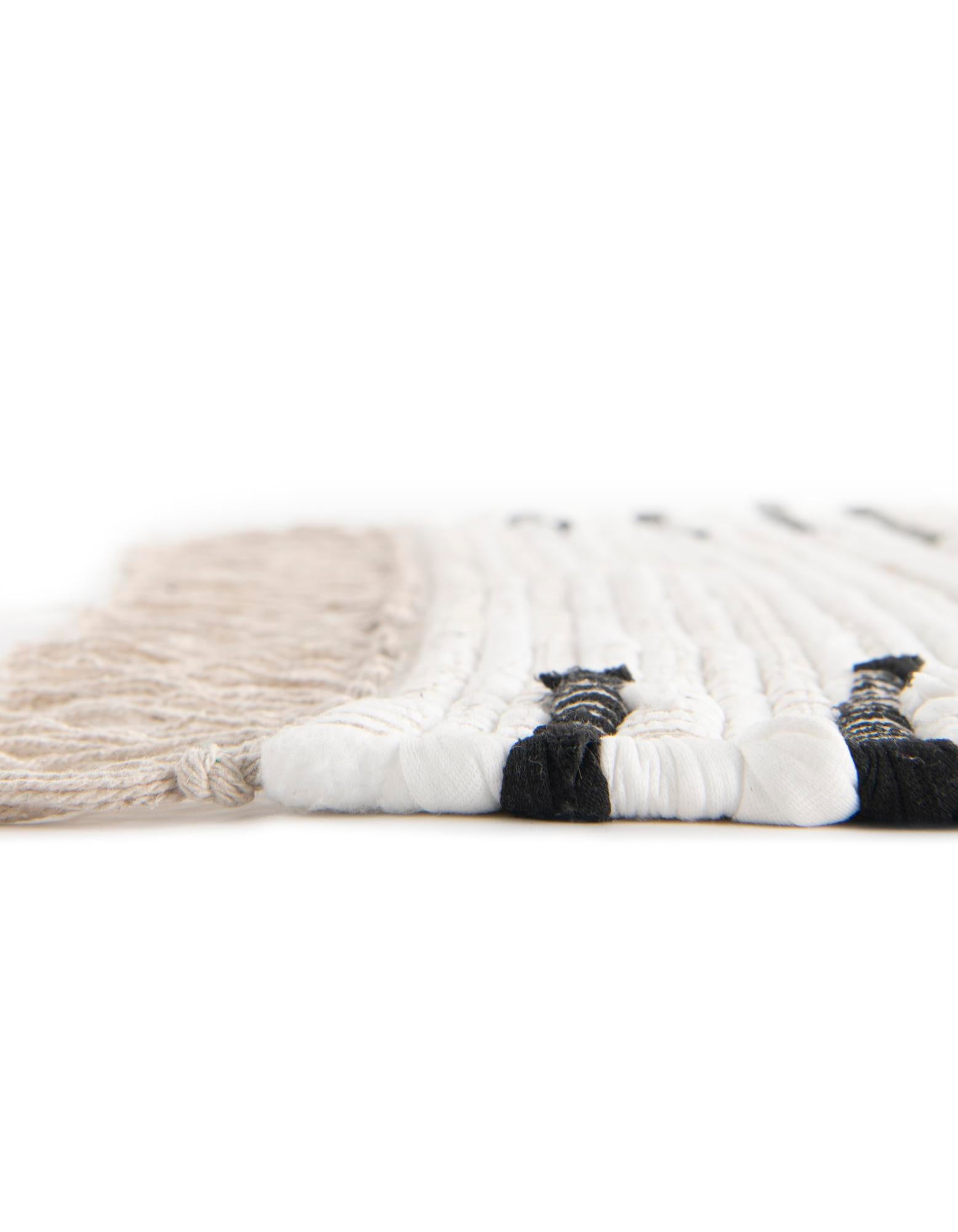 White 6' 1 x 9' Hand Woven Chindi Cotton Rug | Rugs.com