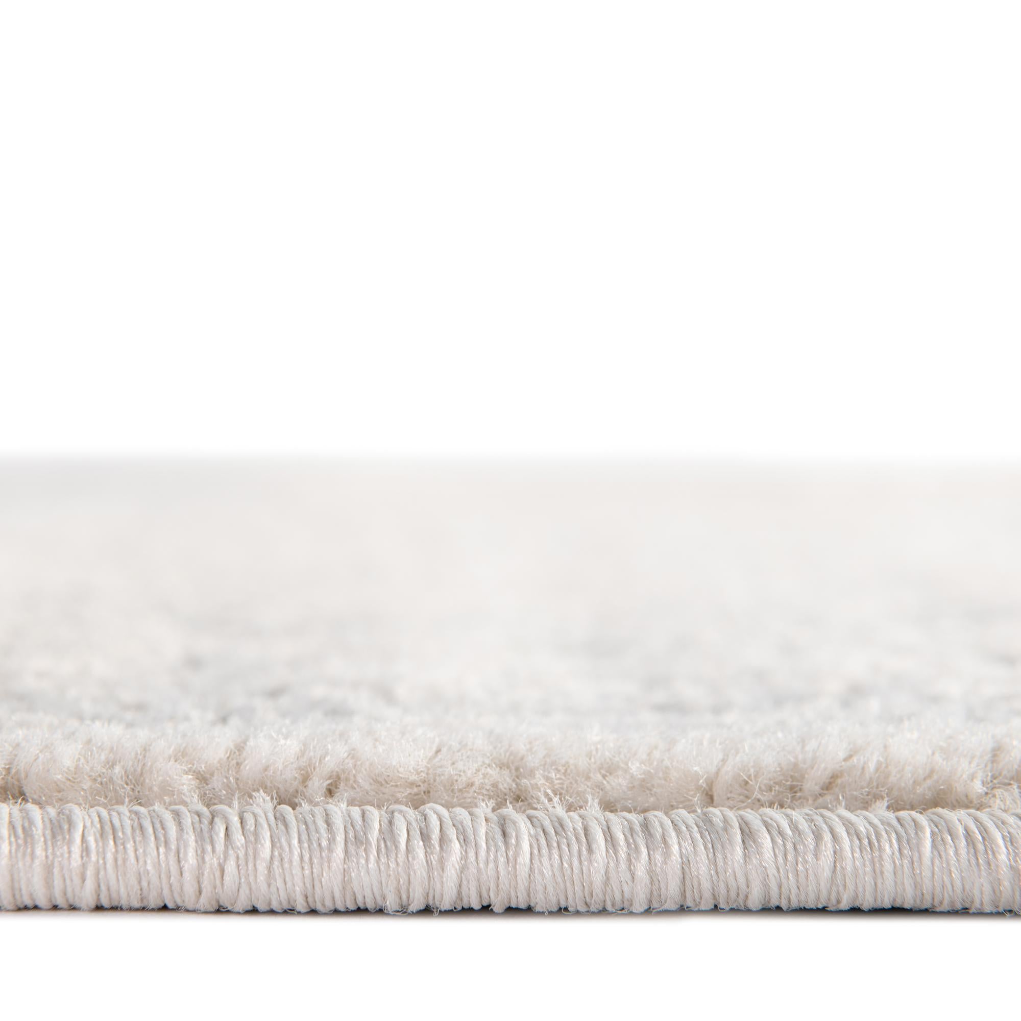 White 2' x 3' Isabella Rug | Rugs.com