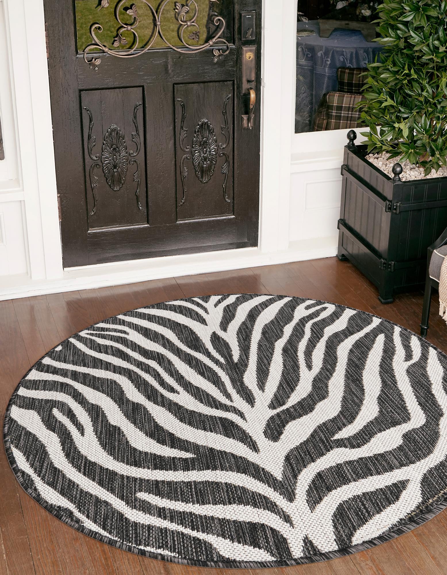 White 4' x 4' Safari Indoor / Outdoor Round Rug | Rugs.com