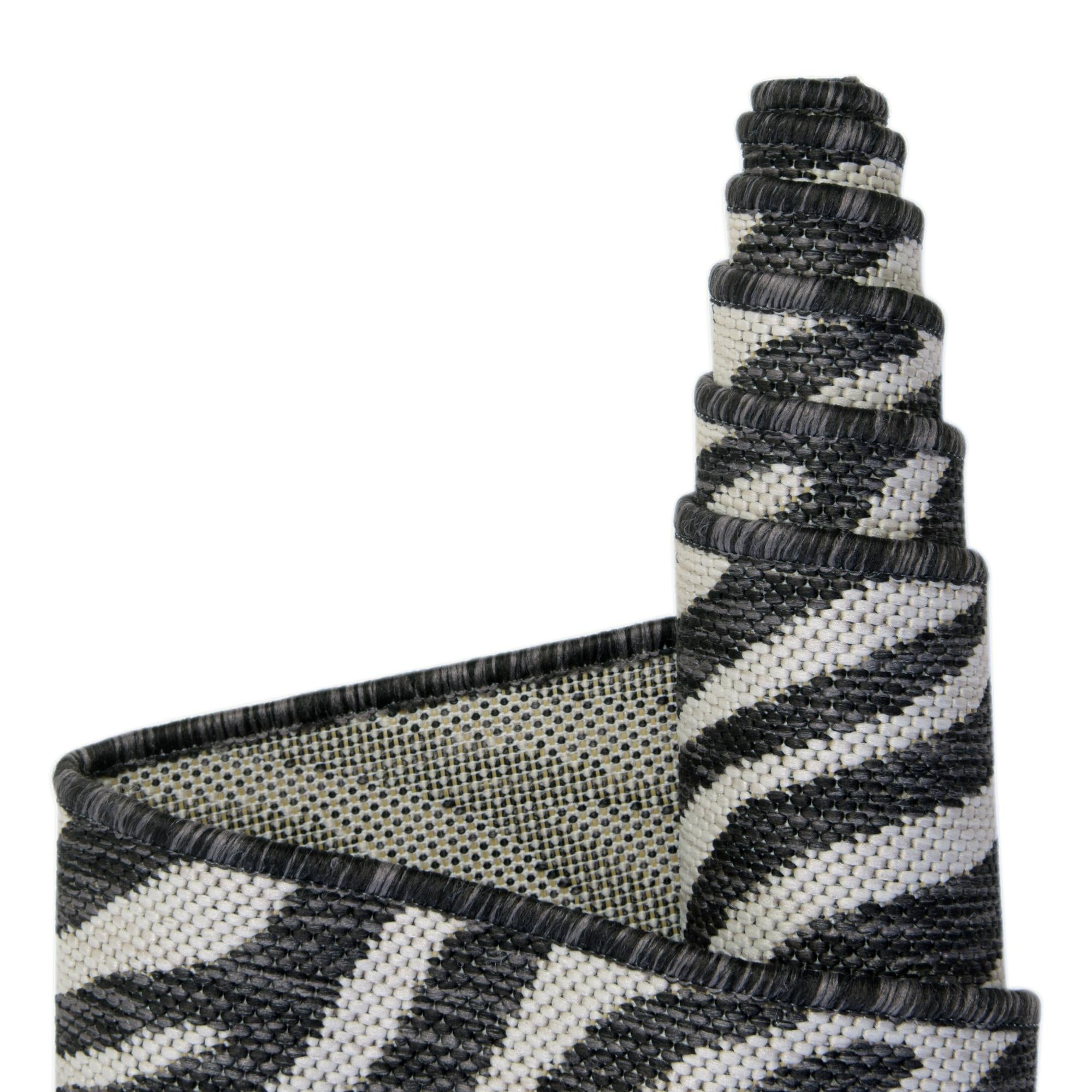 White 4' x 4' Safari Indoor / Outdoor Round Rug | Rugs.com