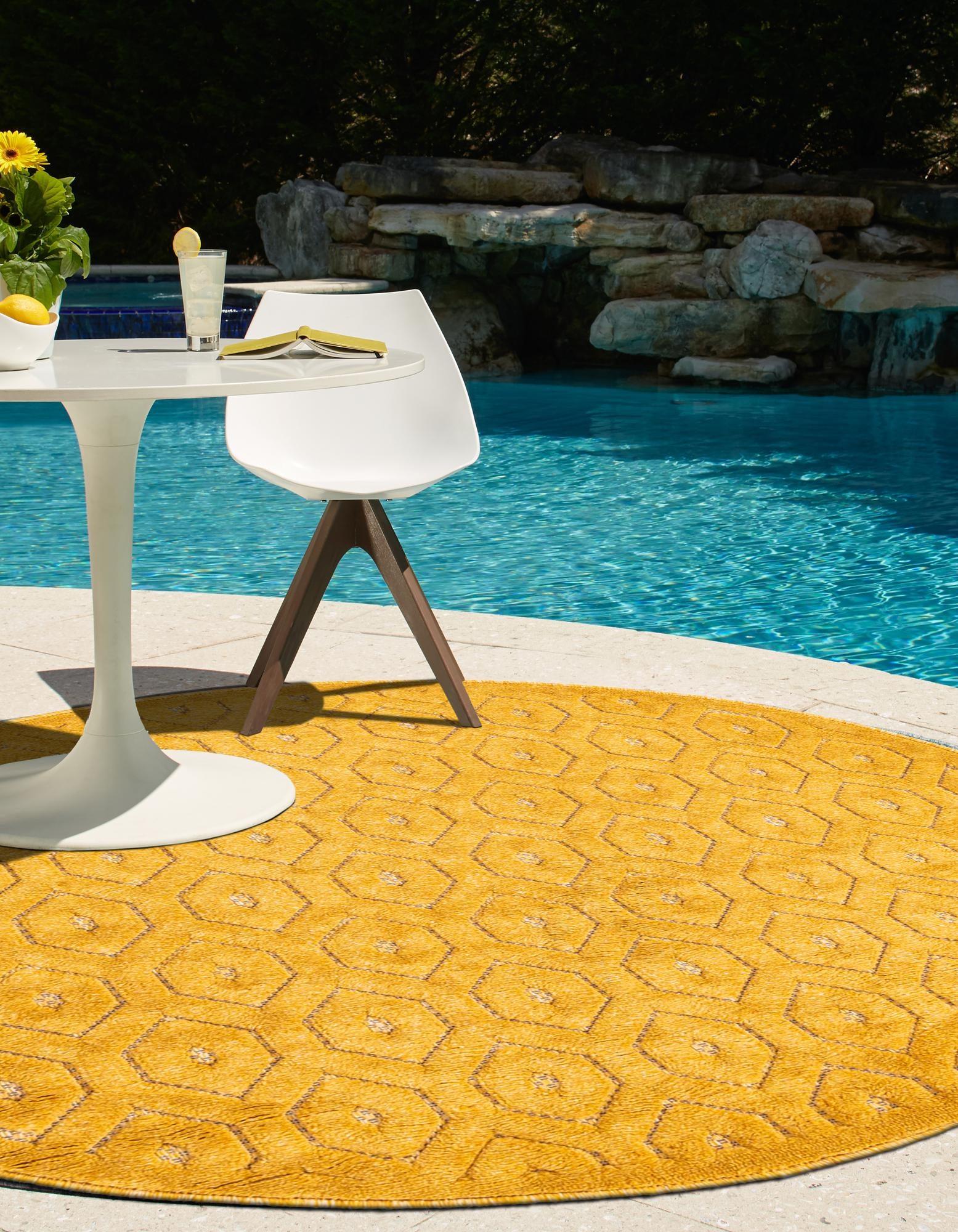 Yellow 5' 3 x 5' 3 Trellis Textured Indoor / Outdoor Round Rug | Rugs.com